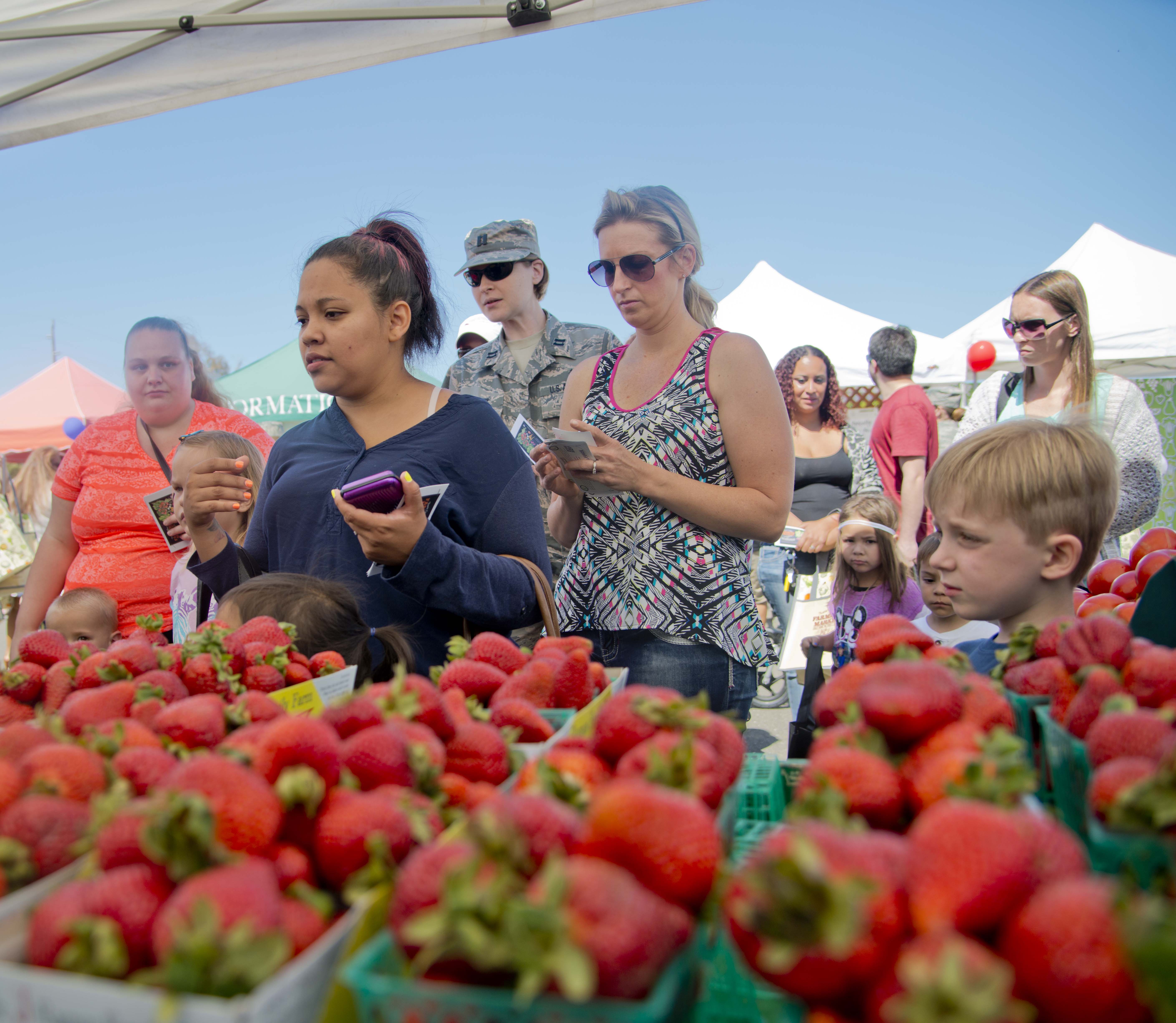 Travis hosts Farmers’ Market > Travis Air Force Base > Display