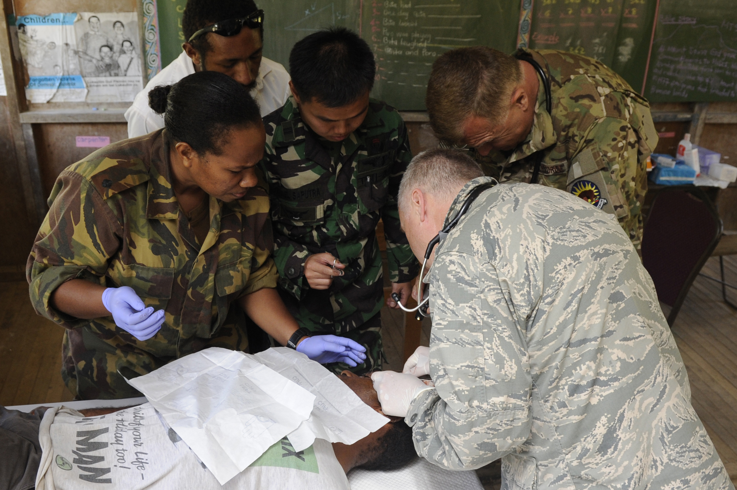 PACANGEL efforts end in Papua New Guinea > Air Force > Article Display