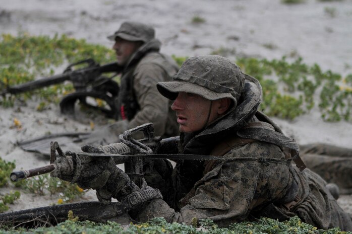 Marines with 1st Radio Recon conduct amphibious training