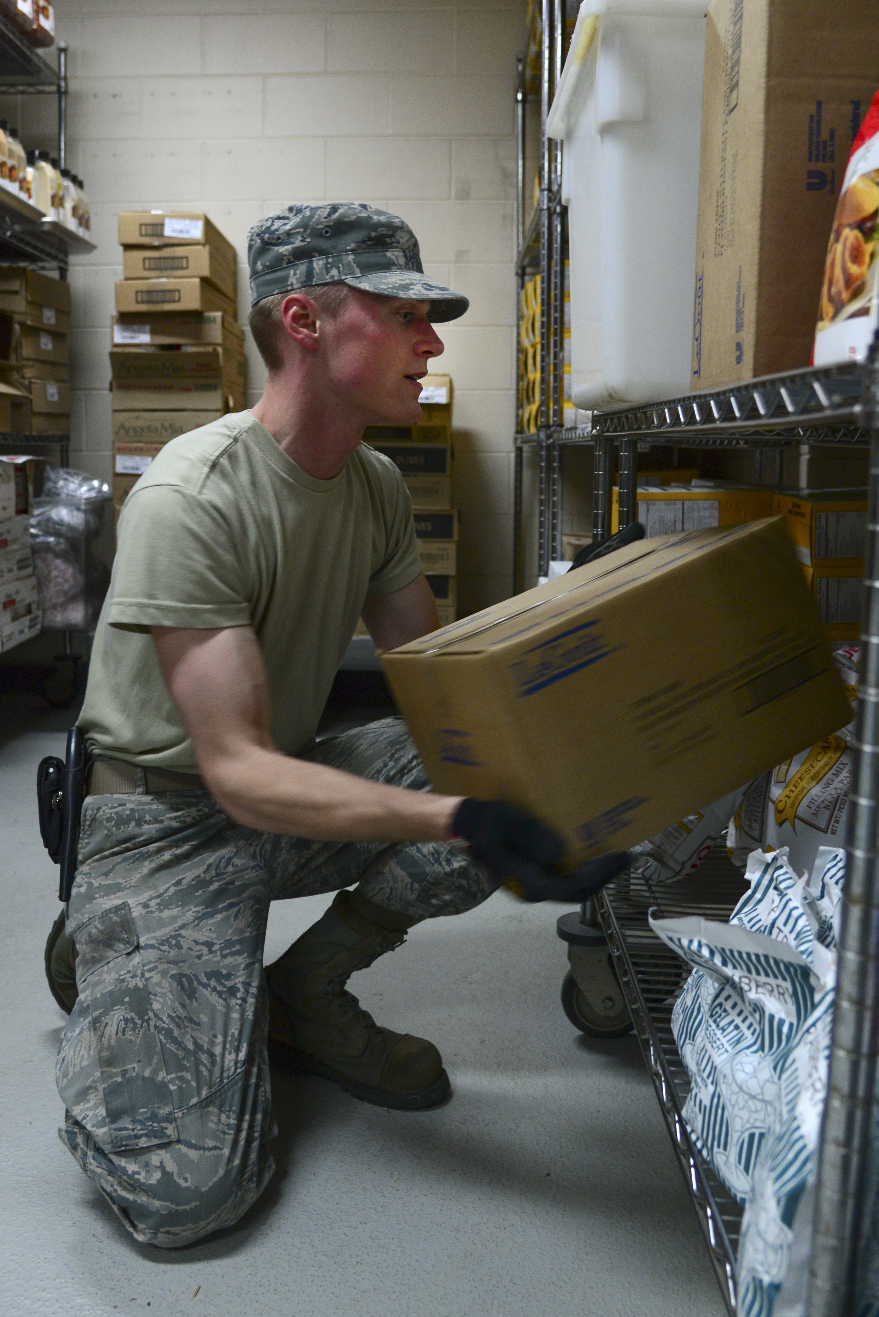 Food service specialists feed the force > Osan Air Base > Article Display