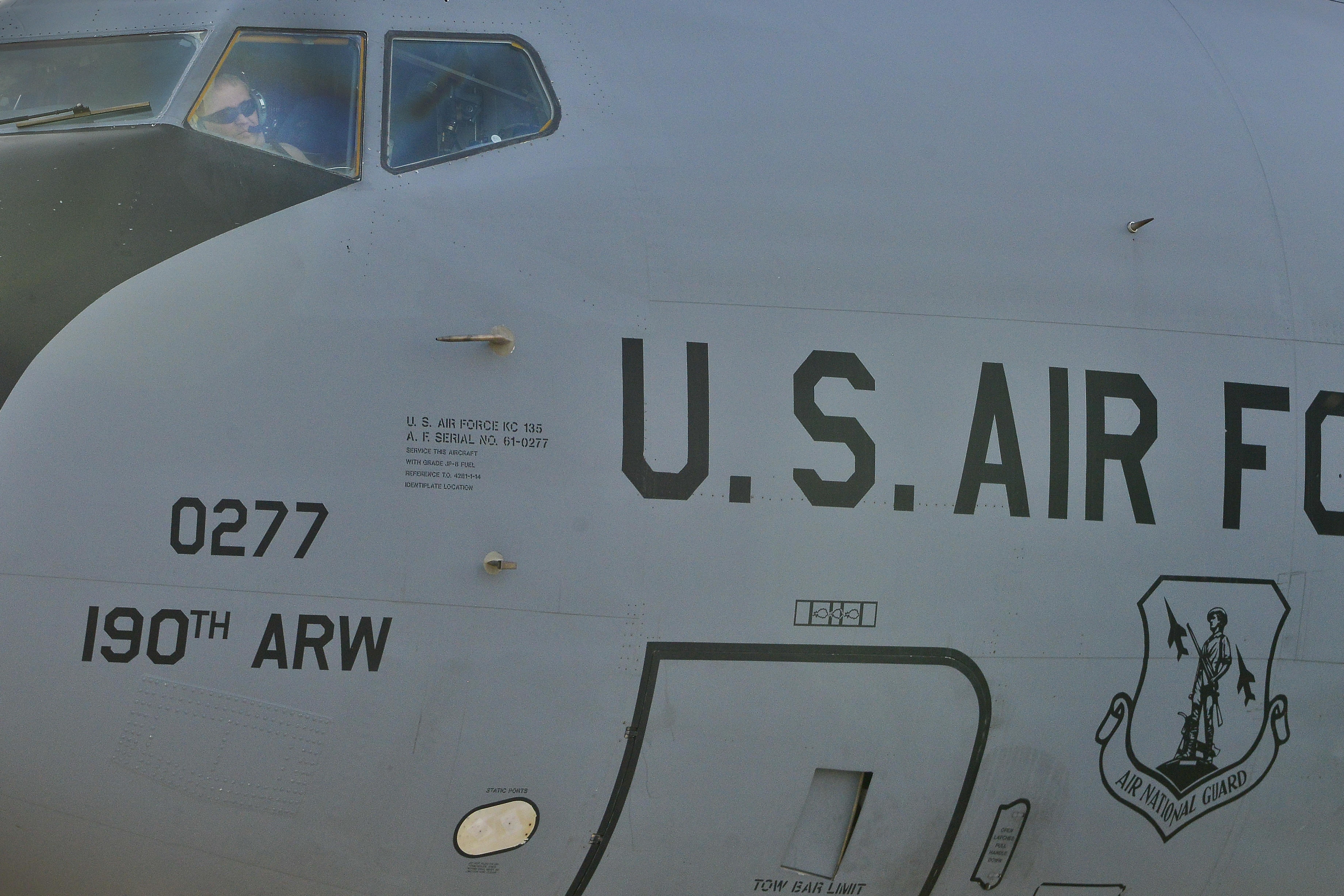 Fini flight for 379th AEW commander makes a splash > U.S. Air Forces ...