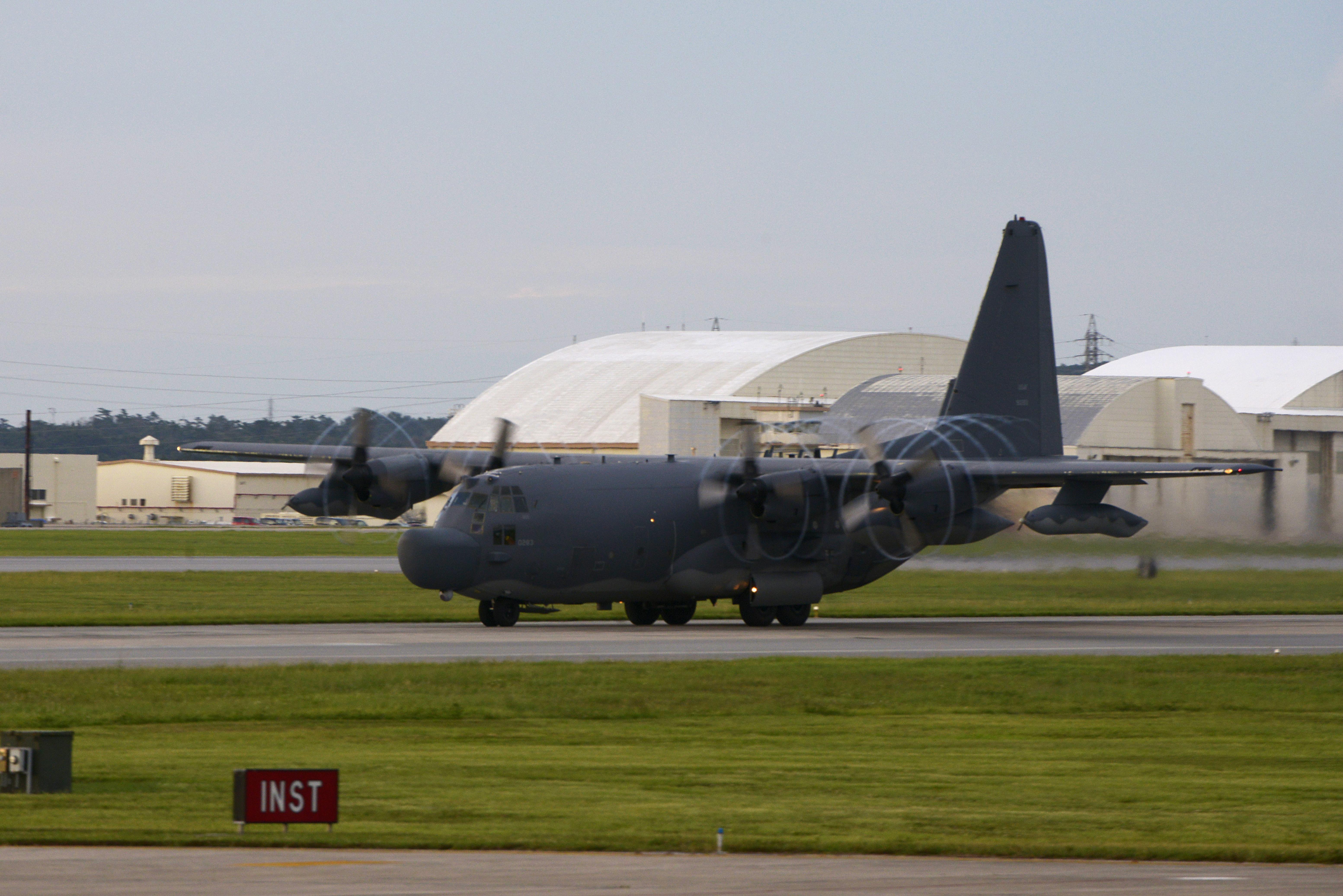 1st SOS, 353rd SOMXS work together to execute formation flight > Air ...