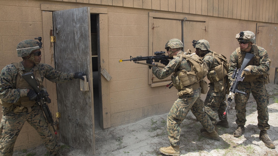 Training on multiple levels: Bravo Co., 1/8 conducts urban terrain exercise