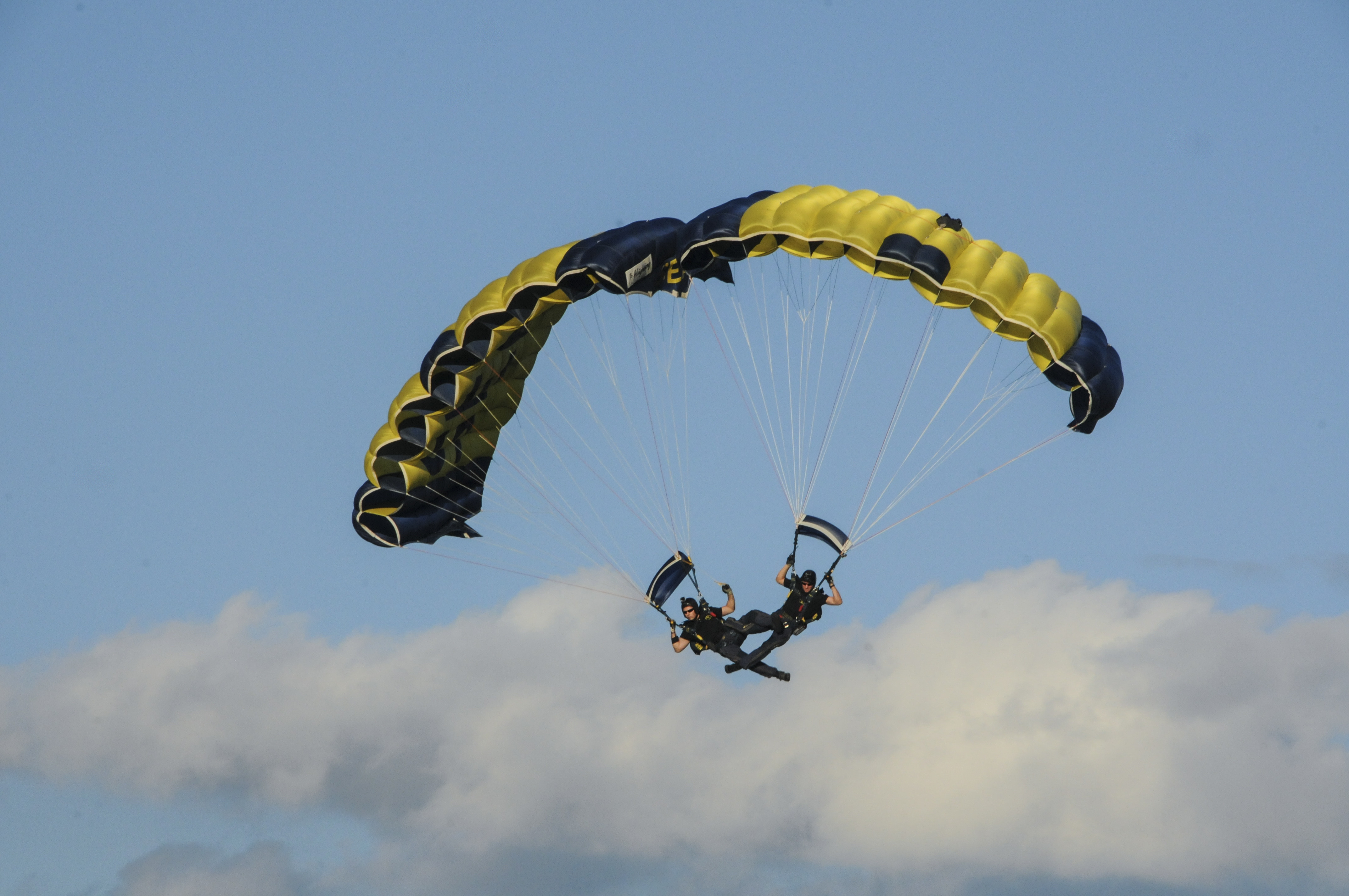Navy Parachute Team Jumps at Naval Academy's Summer Seminar > United ...