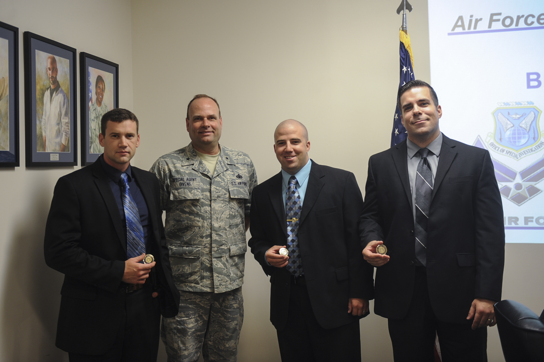 AFOSI CC visits Det 211 facility > Moody Air Force Base > Article Display