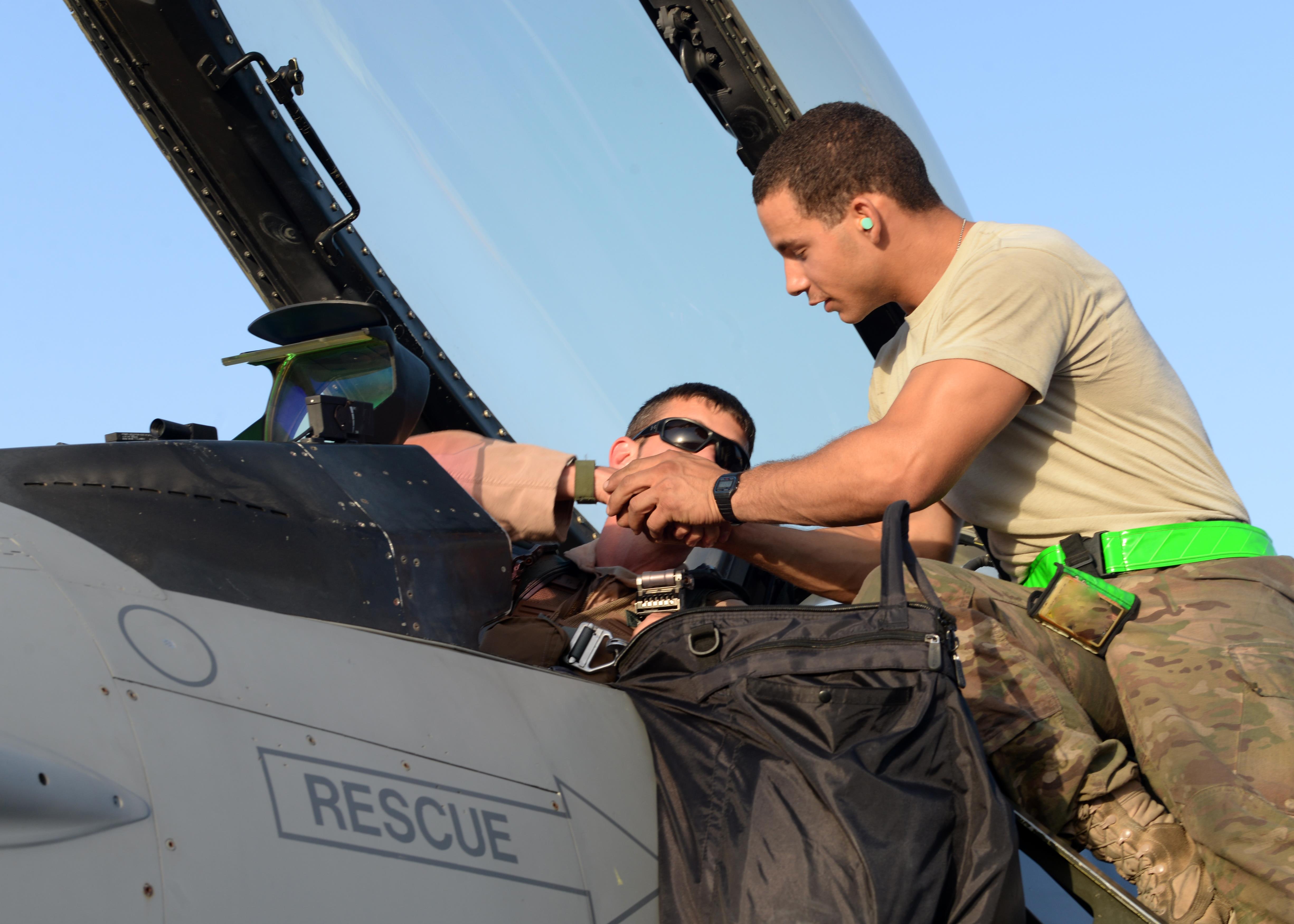 '1000s of Hands' Project: F-16 Fighting Falcon pilot Capt. Dakota Olsen ...