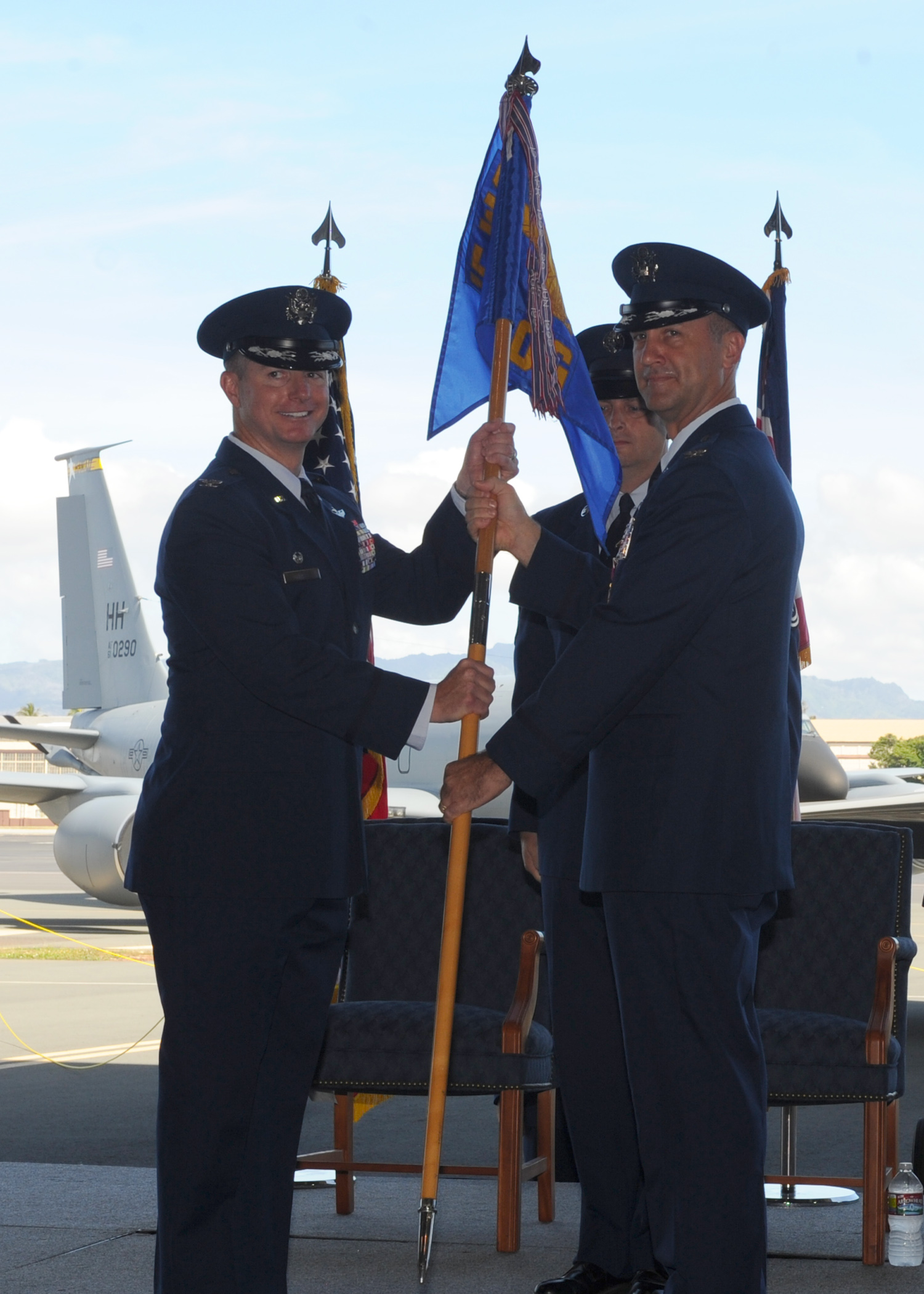 15th OG changes hands > 15th Wing > Article Display