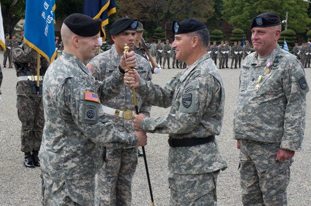 USFK passes the sword > United States Forces Korea > News