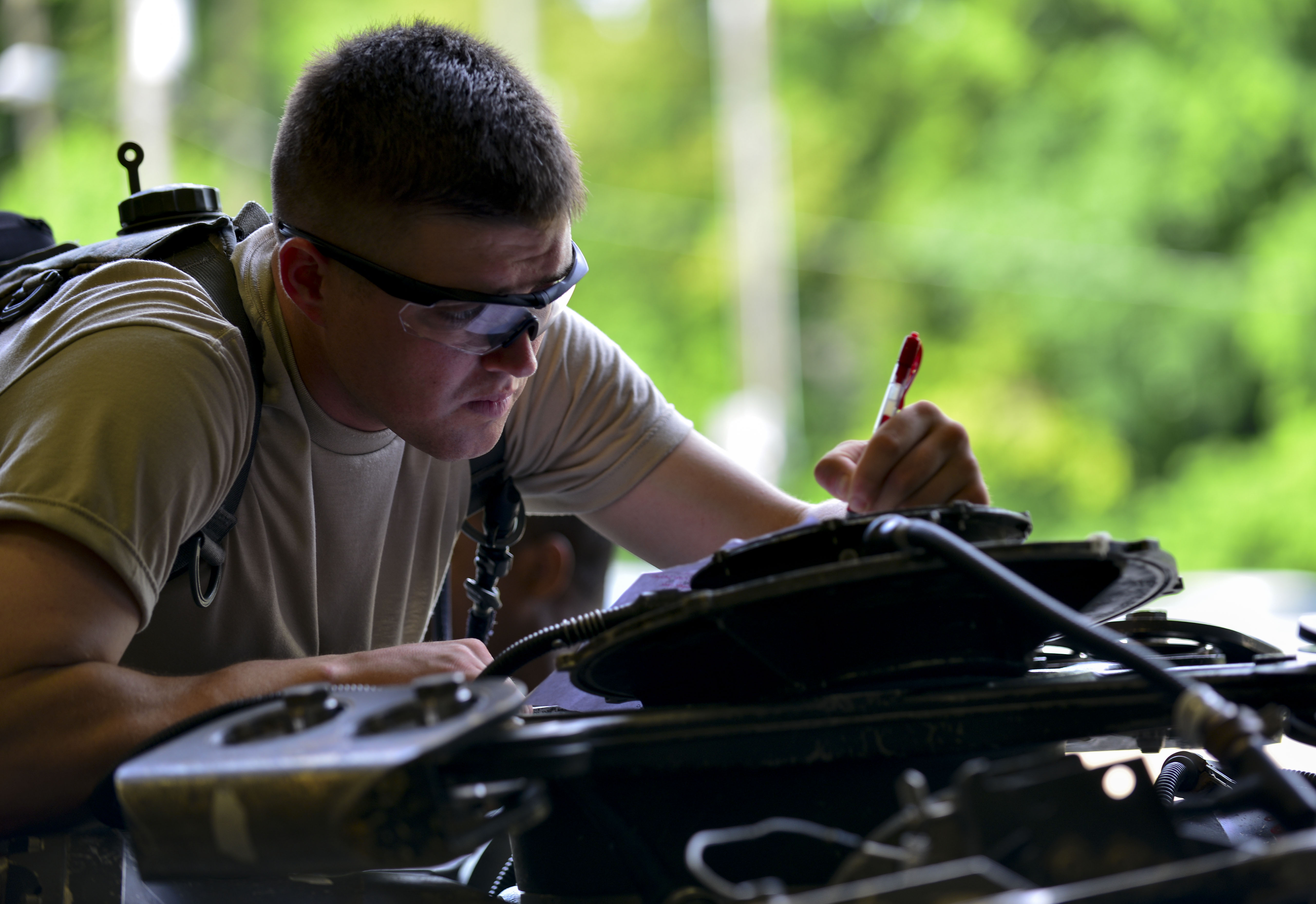 AIT students learn to maintain Army aircraft > Joint Base Langley ...