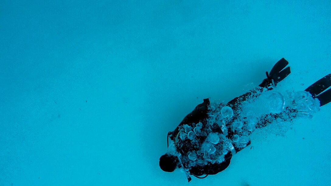 Marines and Sailors Qualify as Dive Supervisors