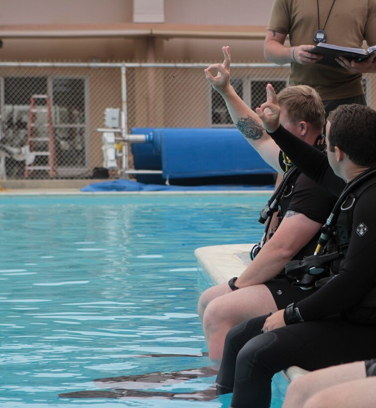 Marines and Sailors Qualify as Dive Supervisors