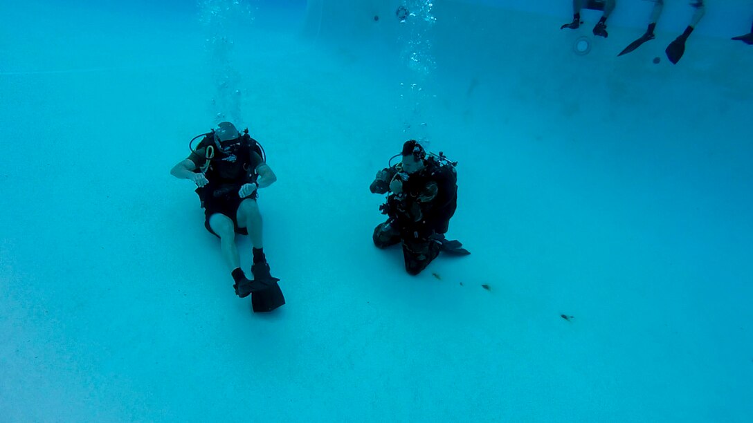 Marines and Sailors Qualify as Dive Supervisors
