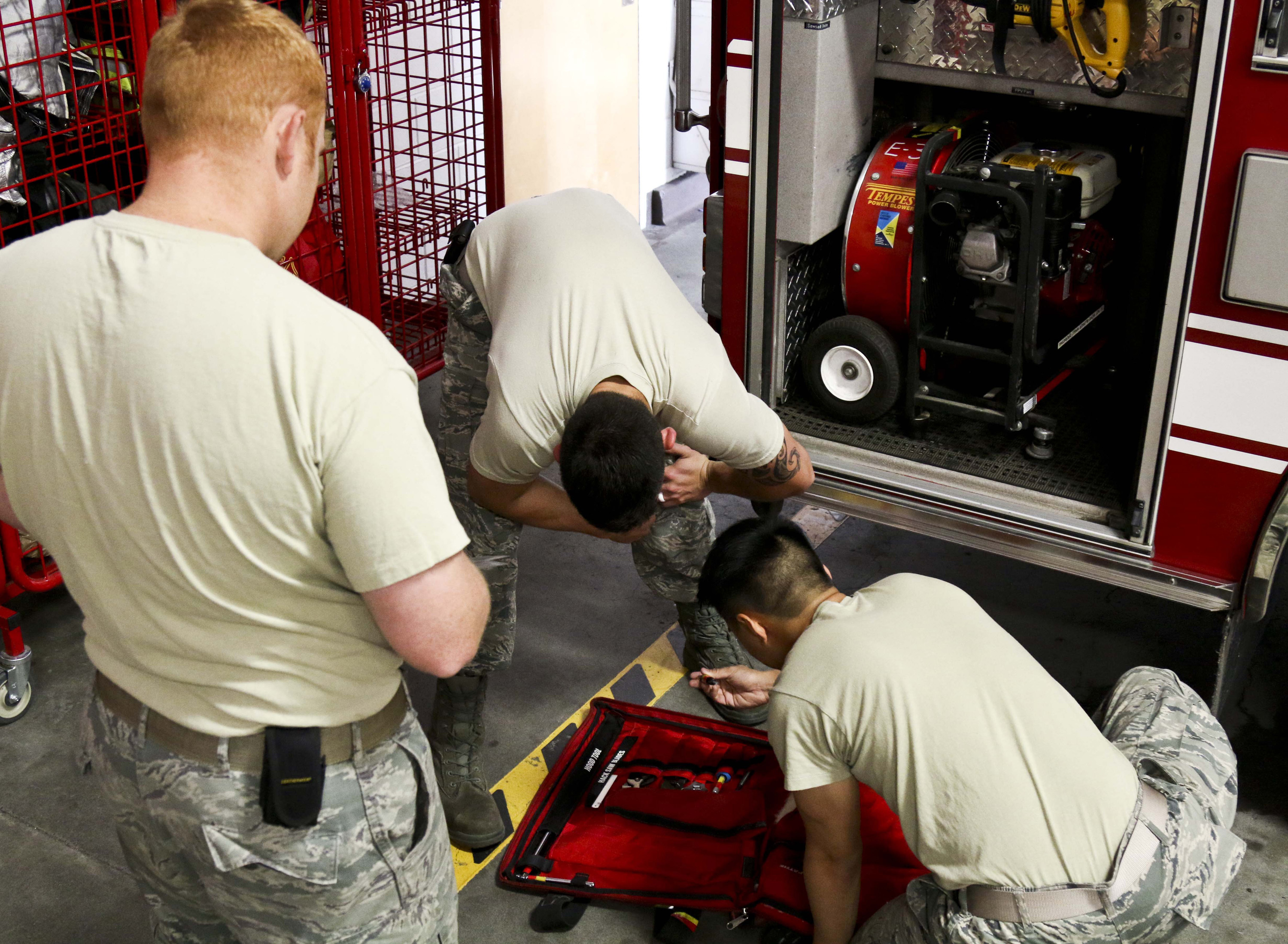 Exercise Northern Edge 15 hones interoperability during joint exercise ...