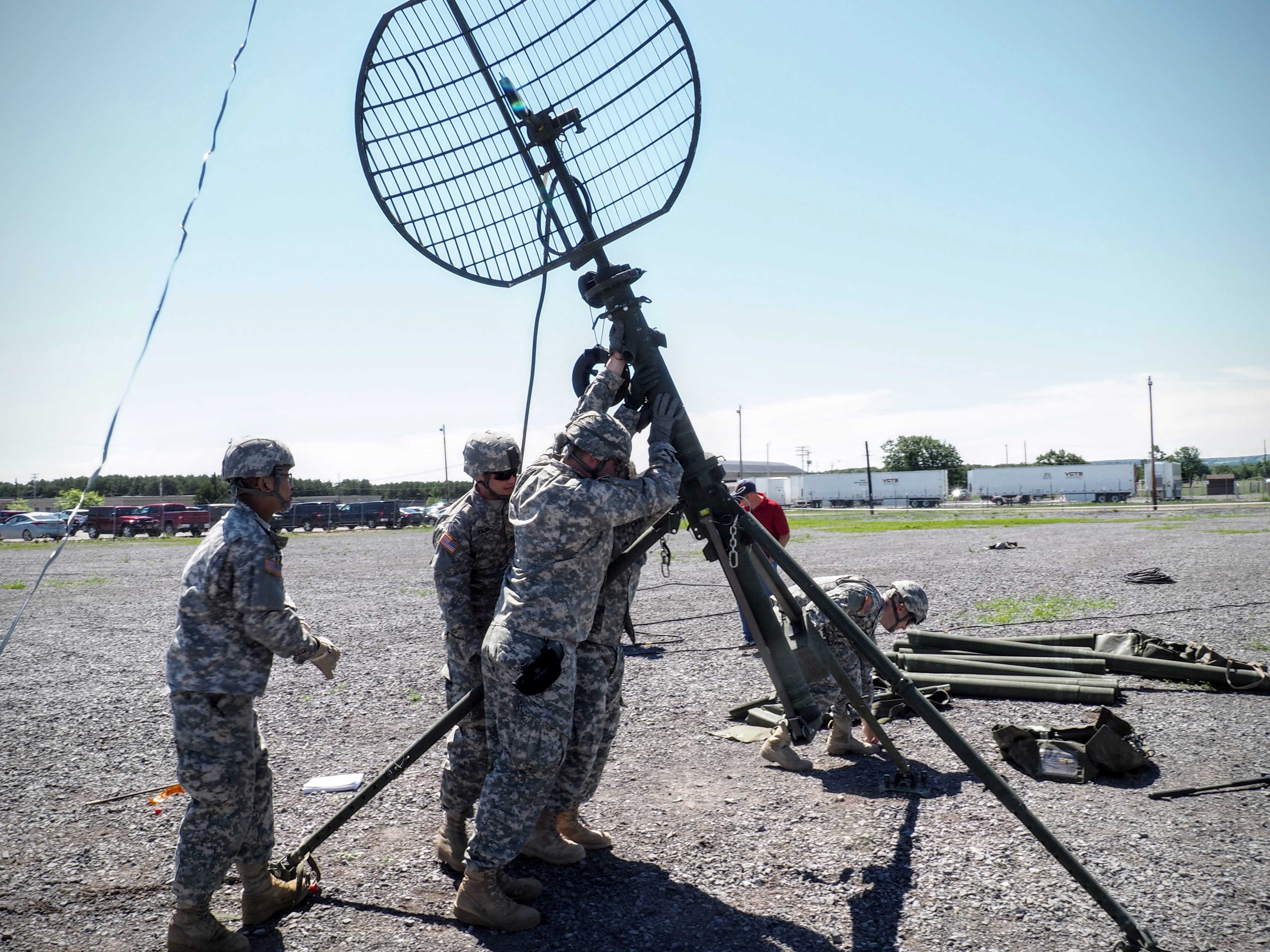 Brainstorming New York Guard Soldiers solve communication problem ... Brainstorming New York Guard Soldiers solve communication problem ...