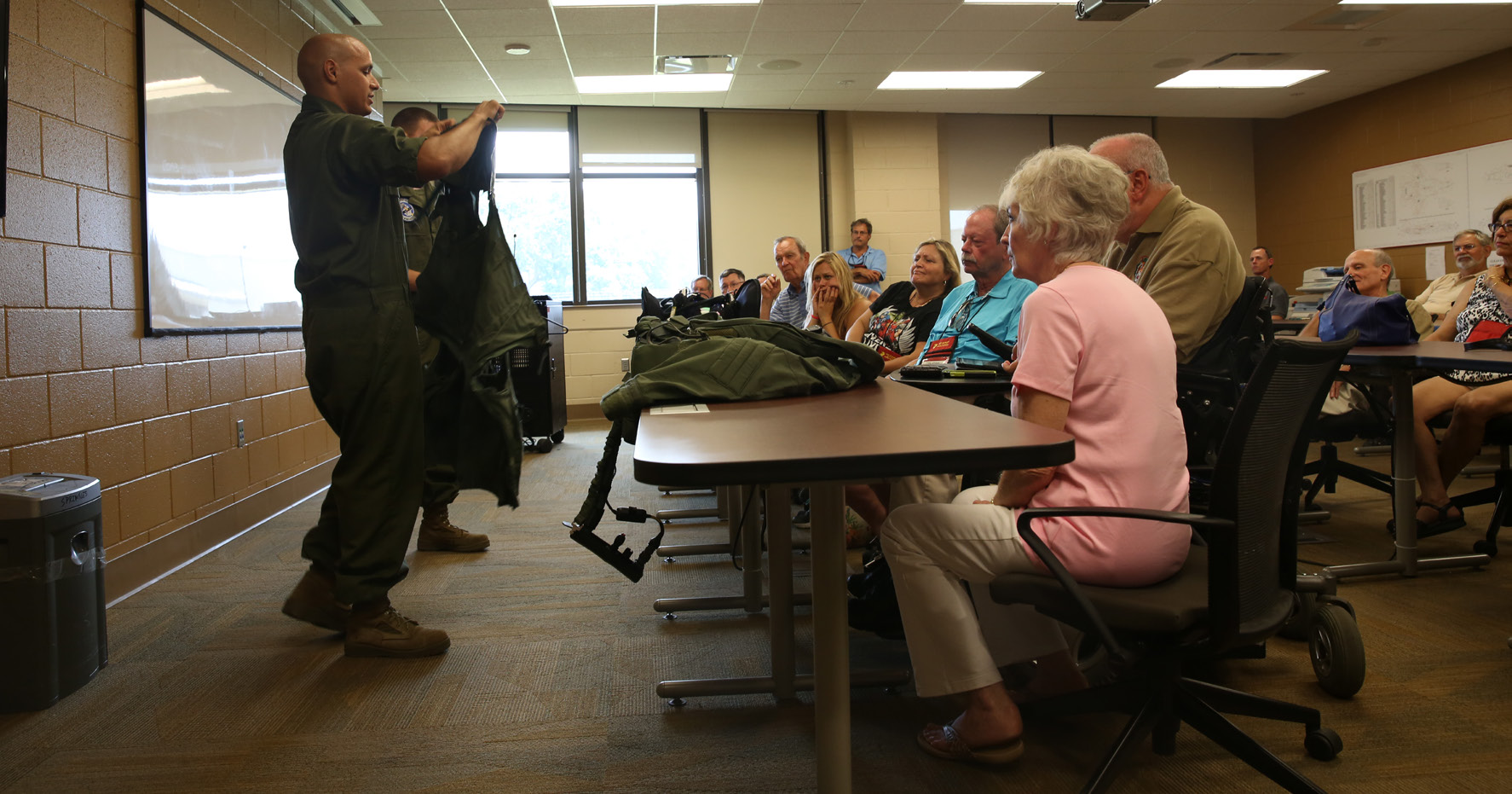 Fighting Shamrocks return to Fightertown- VMFA-333 unites 23 years ...