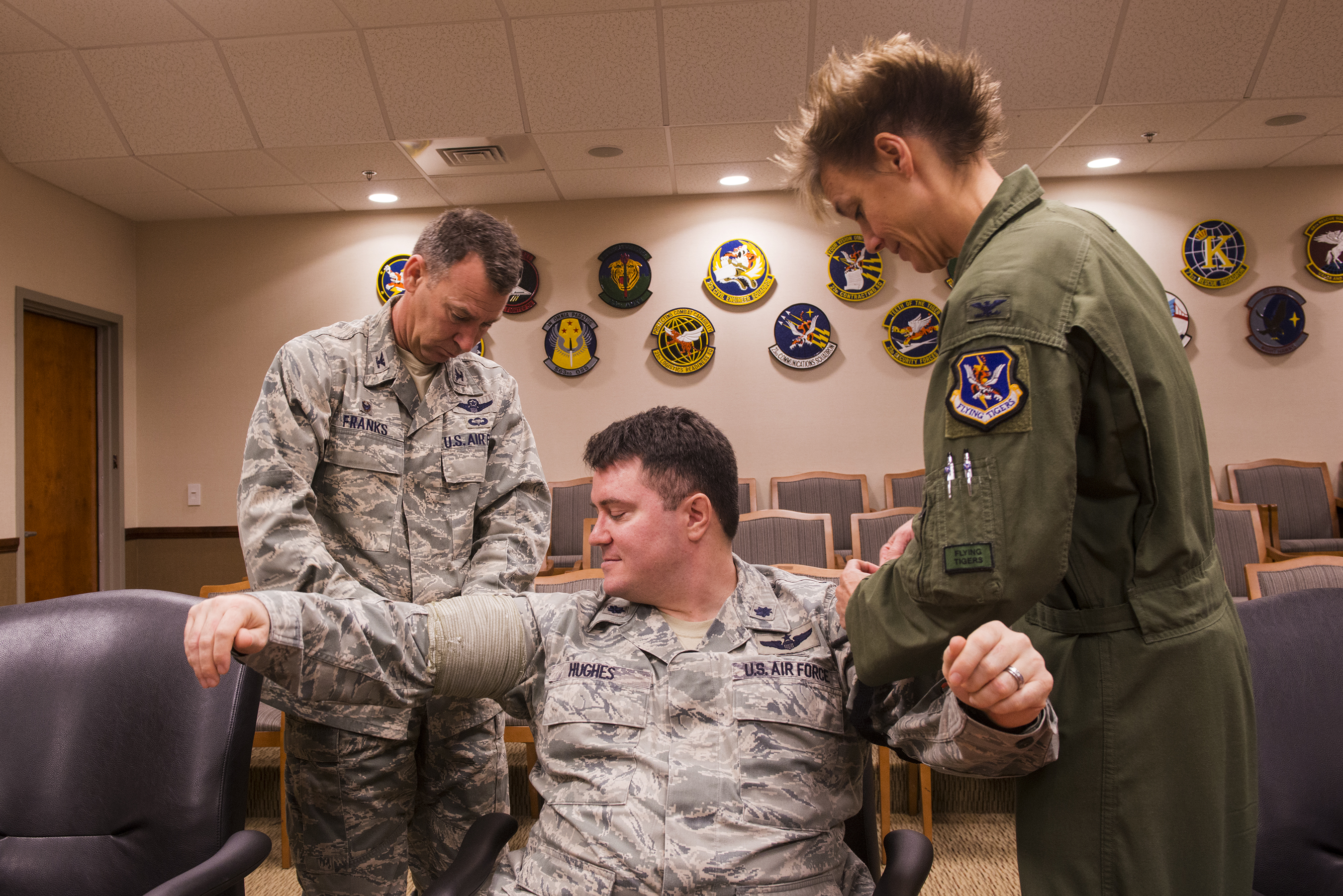 Leadership demonstrates life saving techniques > Moody Air Force Base ...