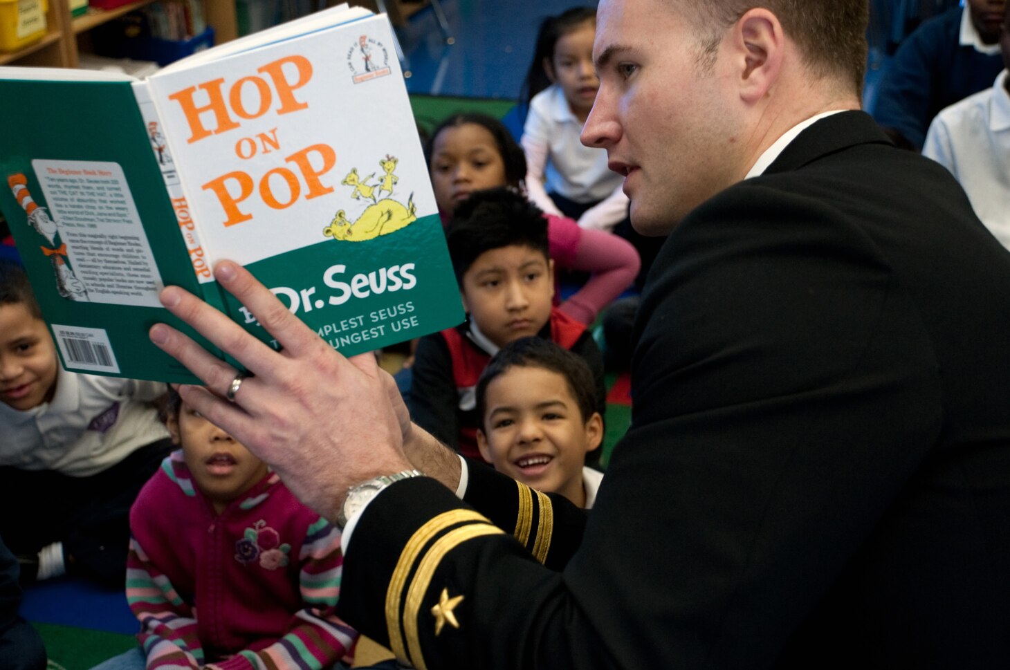 New York City Sailors Participate in Read Across America Event > United ...