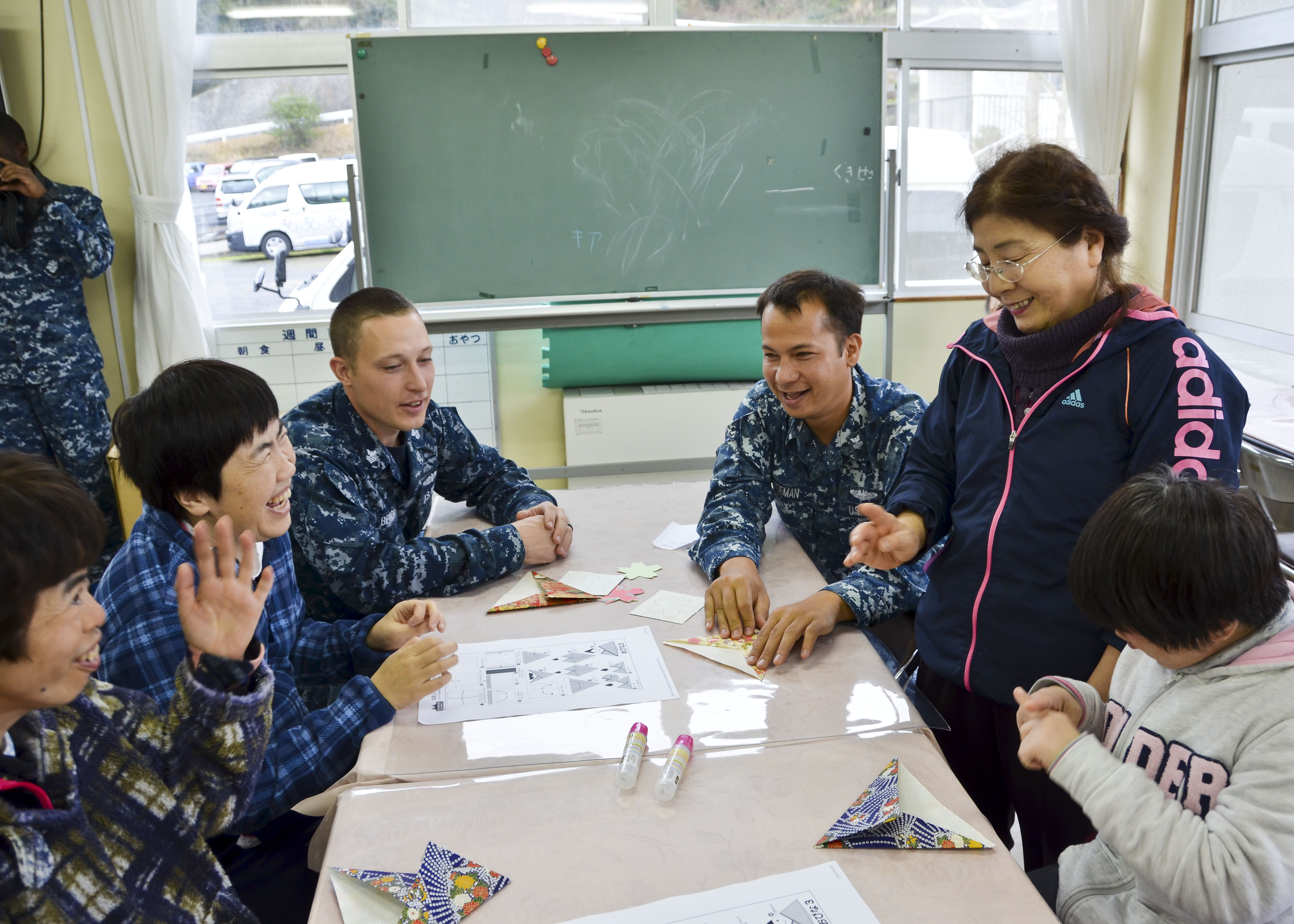 Frank Cable Sailors Visit Sakuraga Oka > United States Navy > display ...