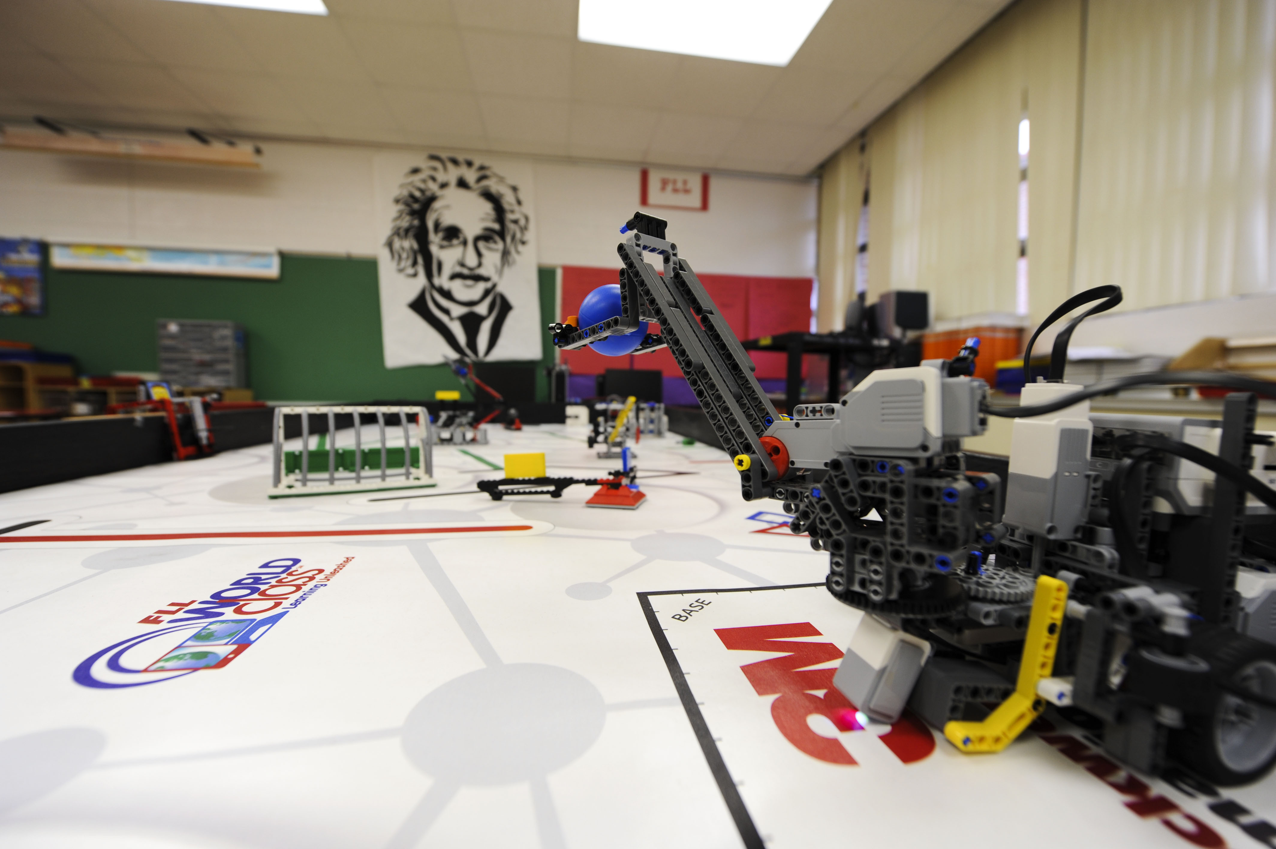 Maxwell Elementary-Middle School advances to LEGO nationals > Maxwell ...