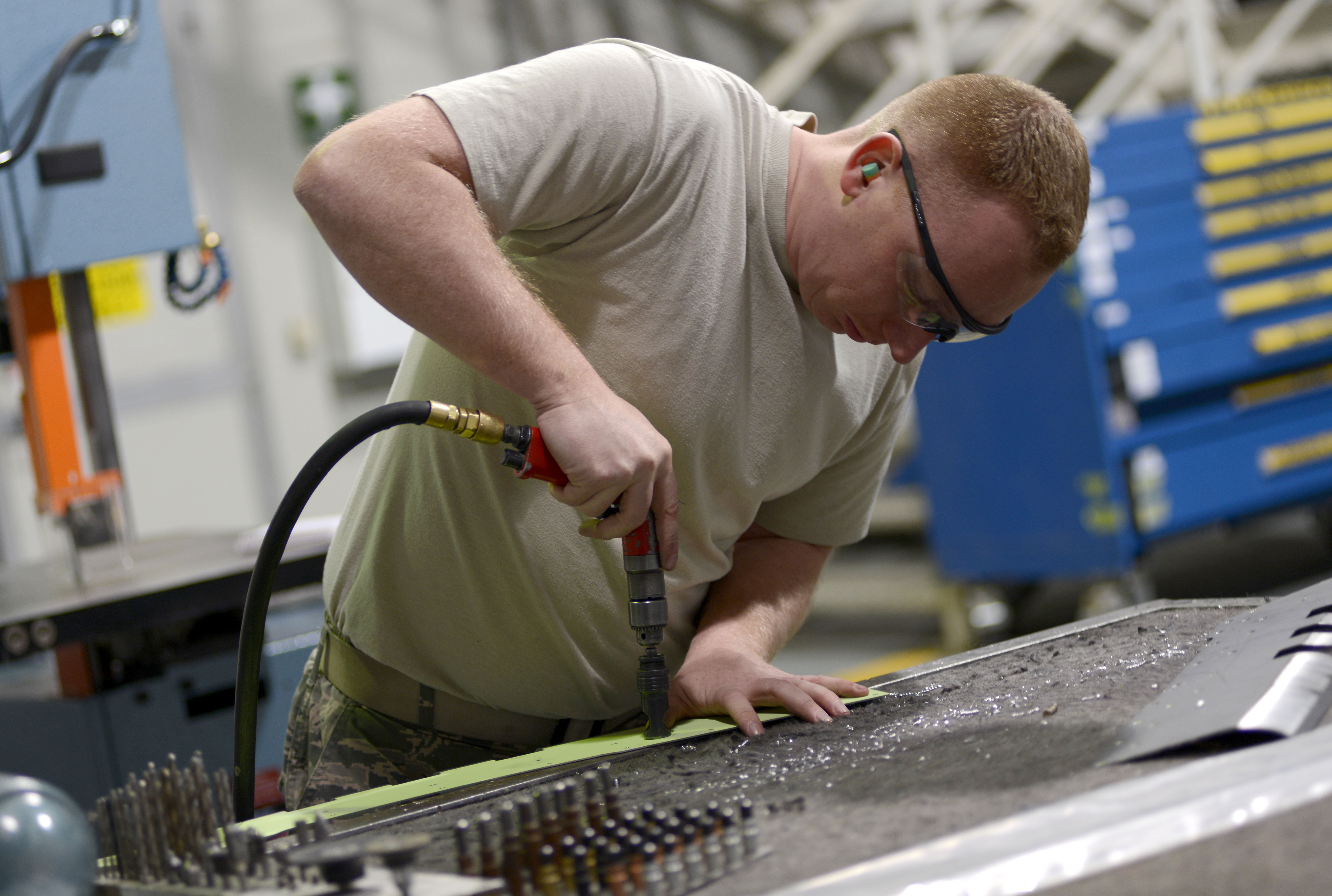 Aircraft structural maintenance Airmen make sparks fly > Aviano Air ...