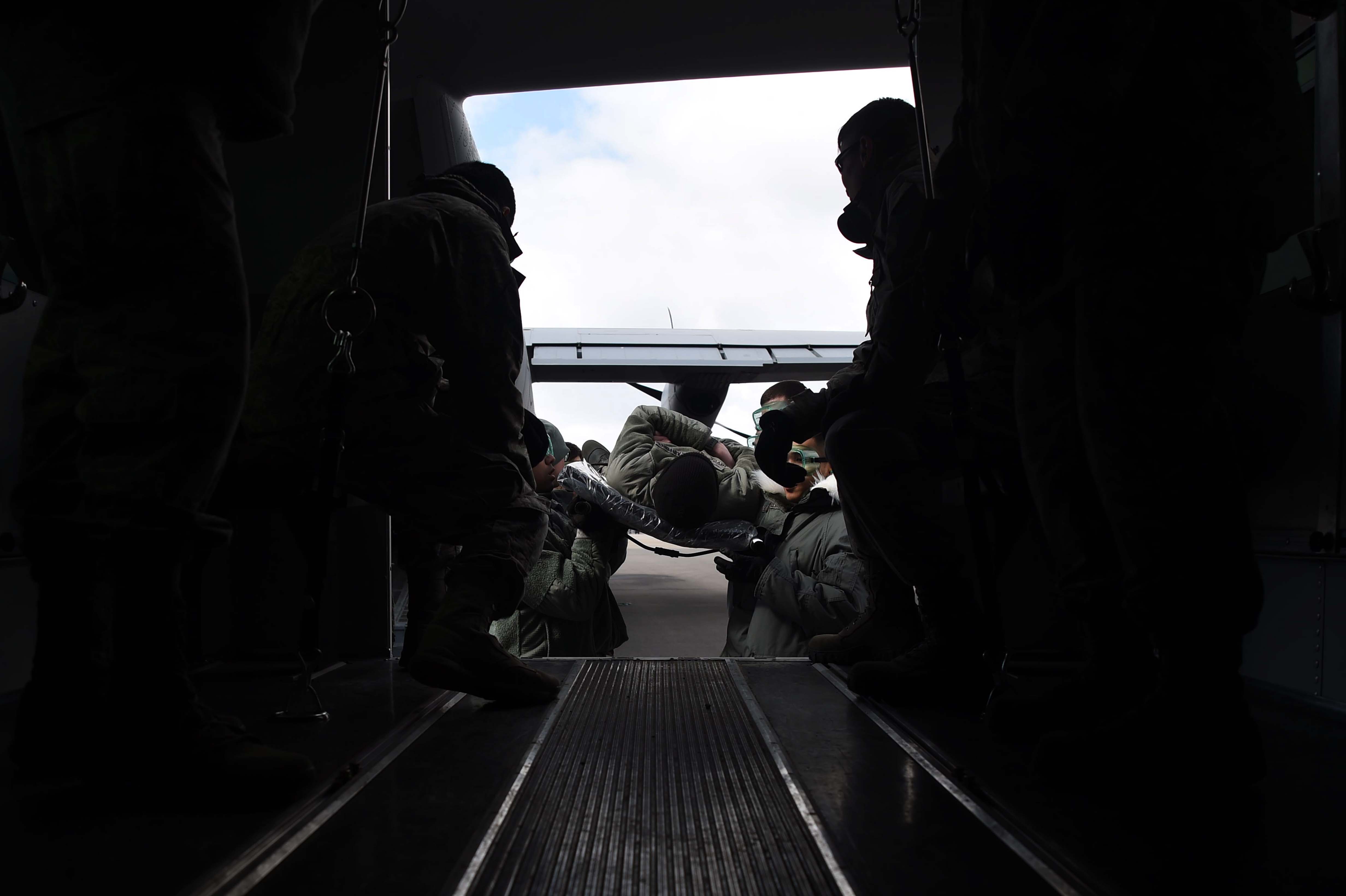 35 MDG executes aeromedical evacuation > Misawa Air Base > Article Display