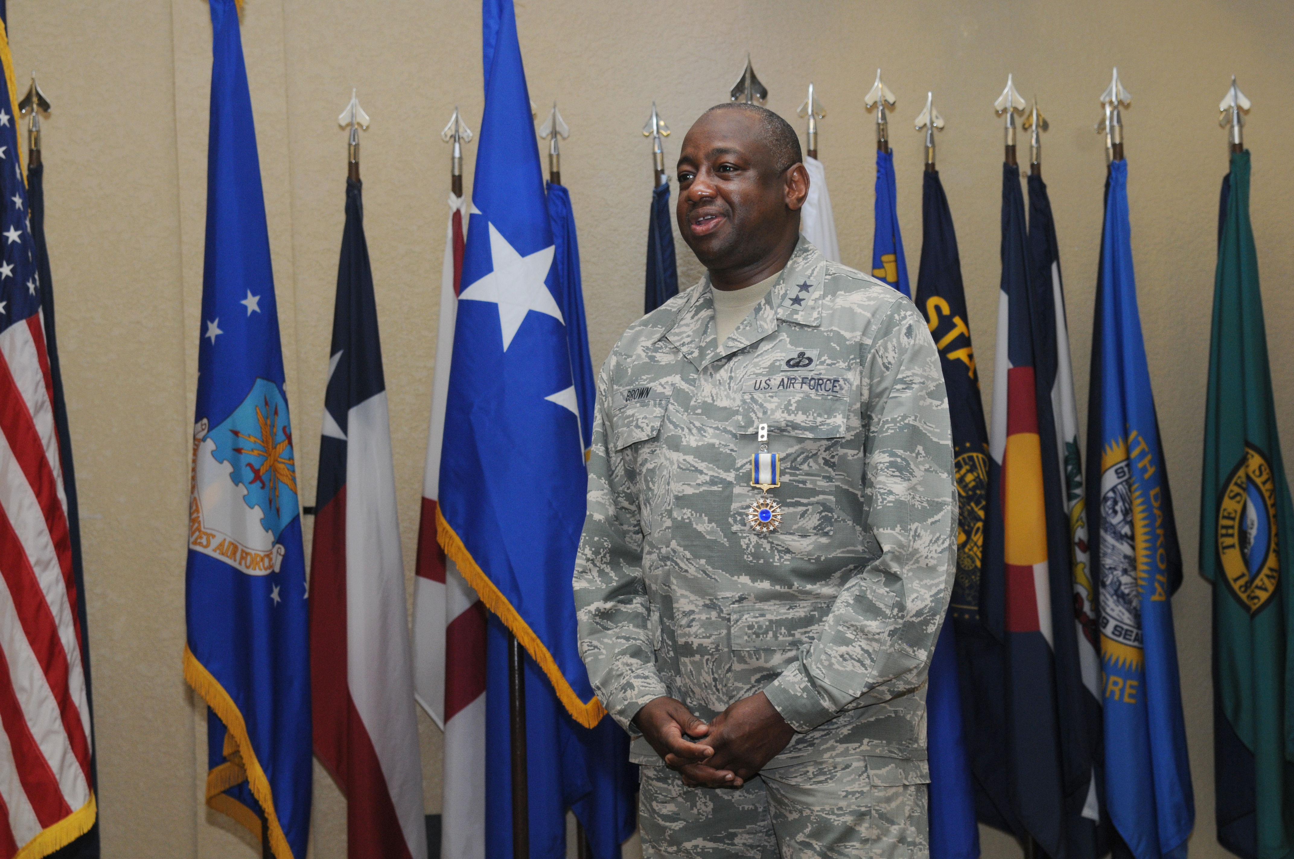 2nd AF commander receives Distinguished Service Medal > Keesler Air ...