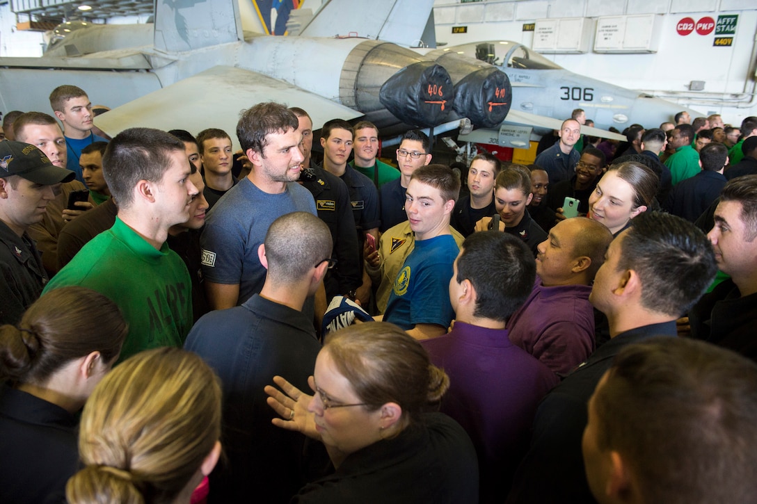 Andrew Luck, Indianapolis Colts quarterback, thanks sailors for their ...