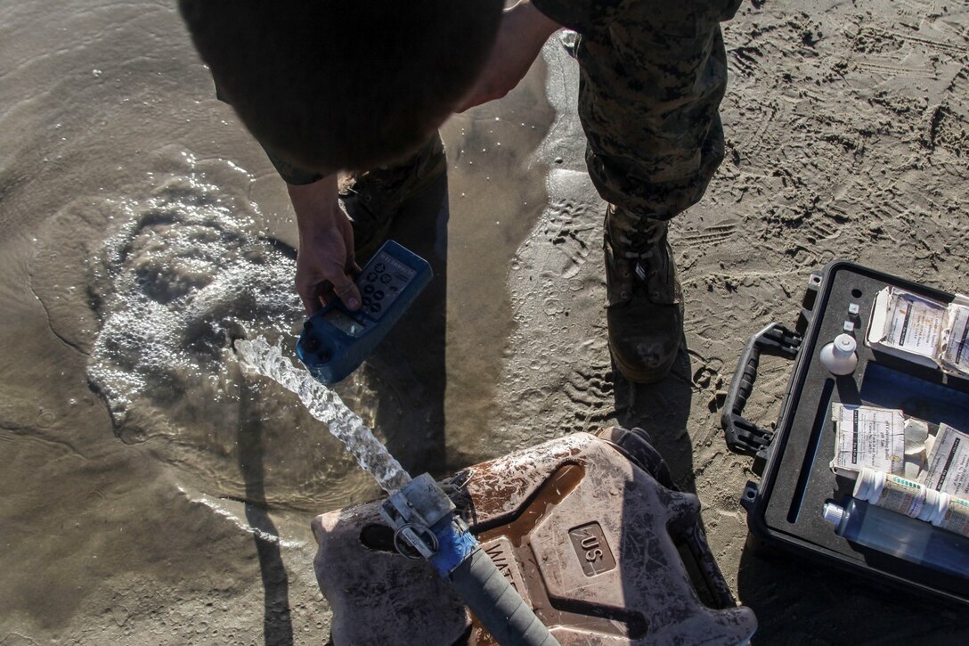 15th MEU Marines provide drinking water from ocean