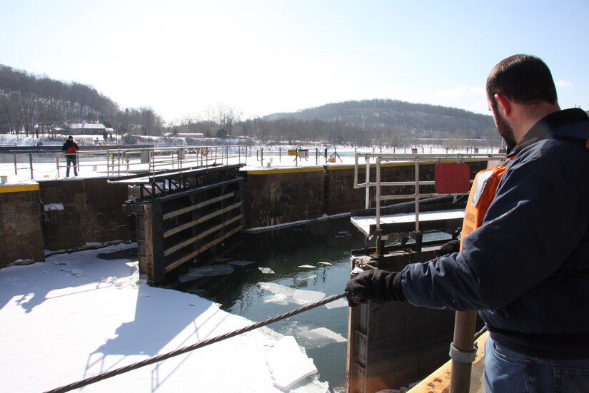 Fightin’ Ice > U.S. Army Corps of Engineers Headquarters > News Release ...
