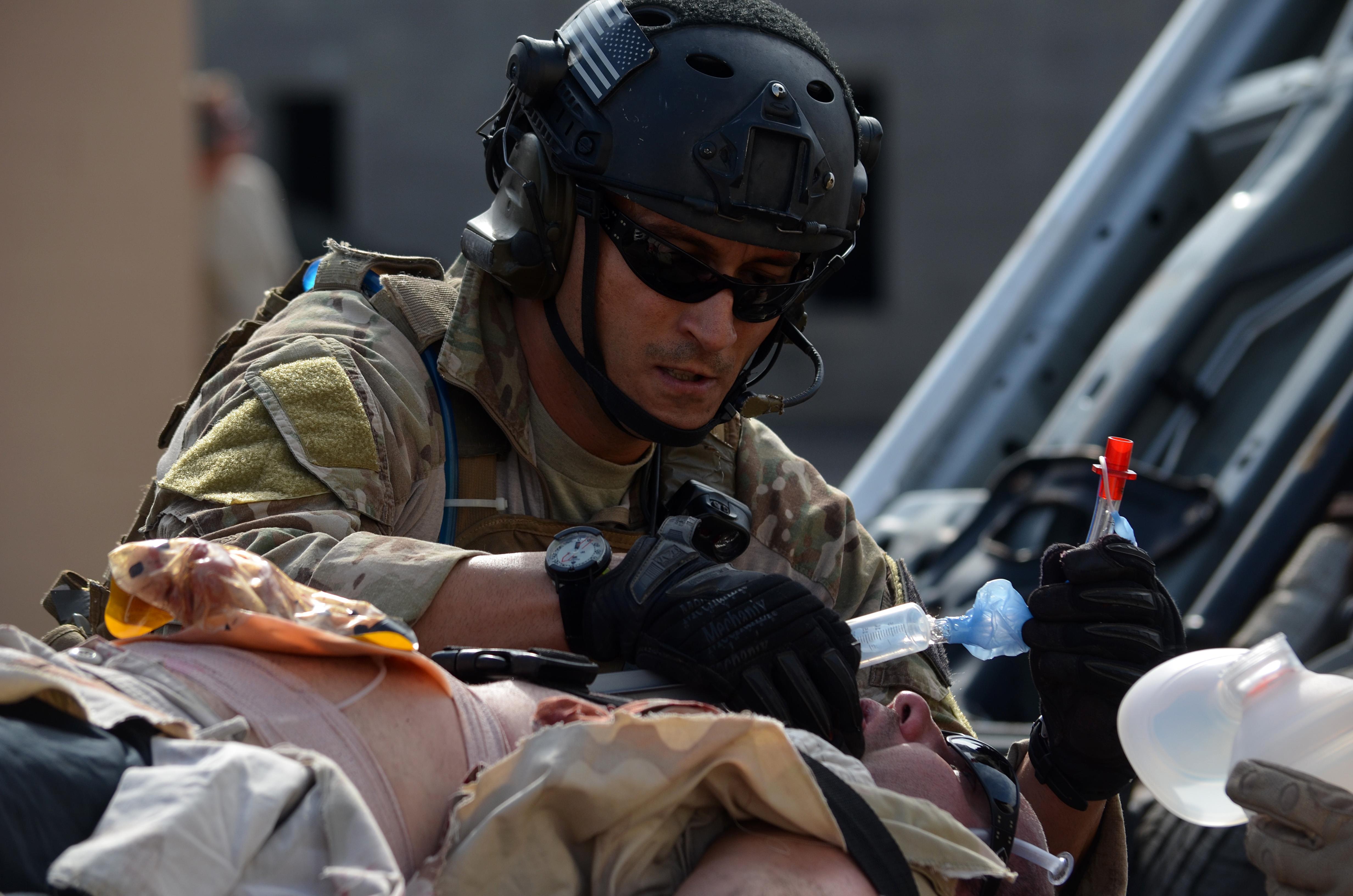 Rescue reservists sharpen skills at Guardian Centers > Air Reserve ...