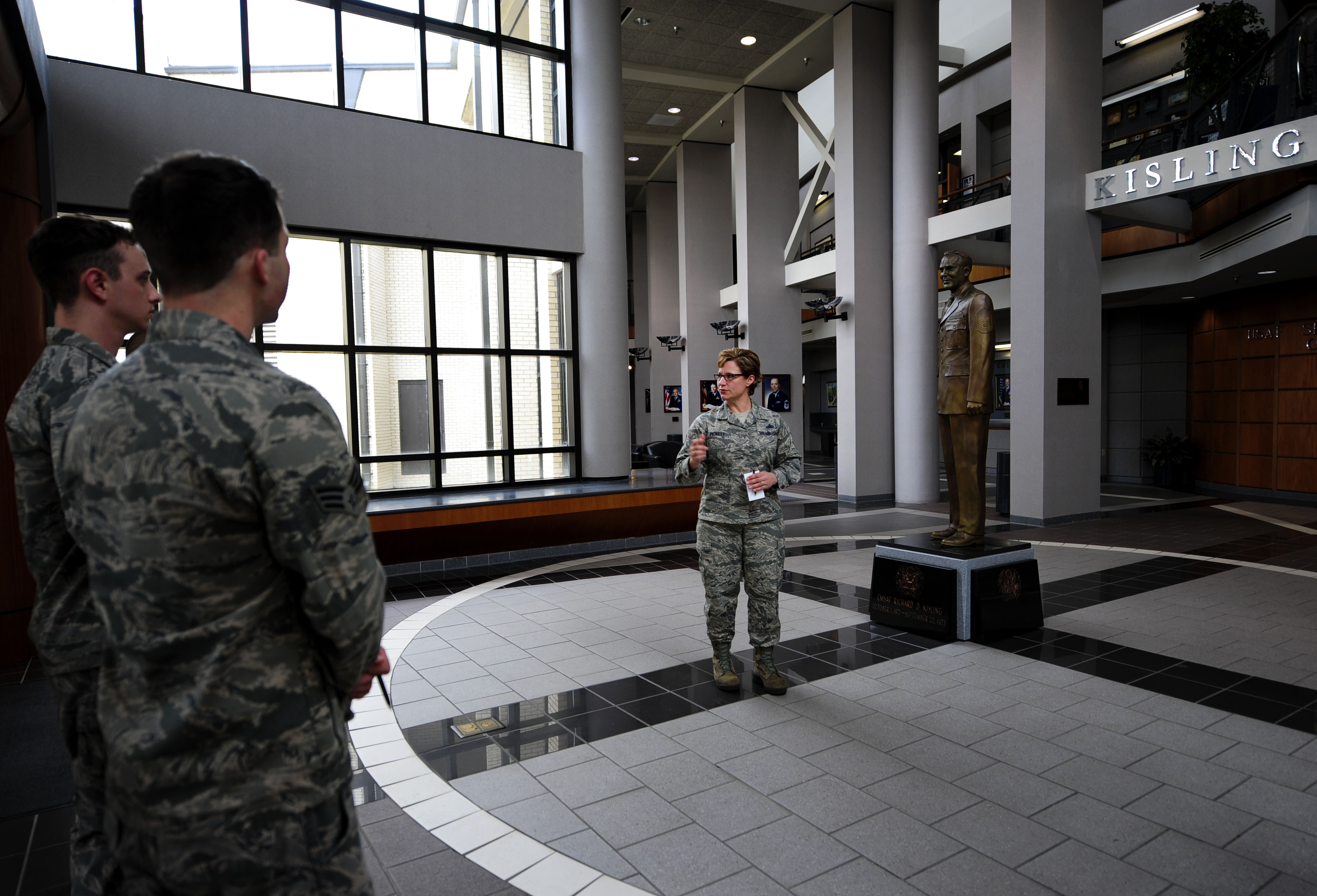Junior enlisted Airmen tour SNCO Academy > Air University (AU) > Air ...