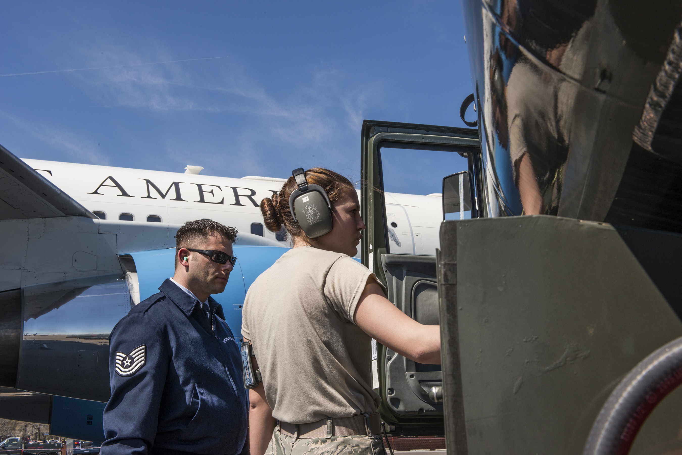 628th LRS refuels SAM aircraft > Joint Base Charleston > Article Display