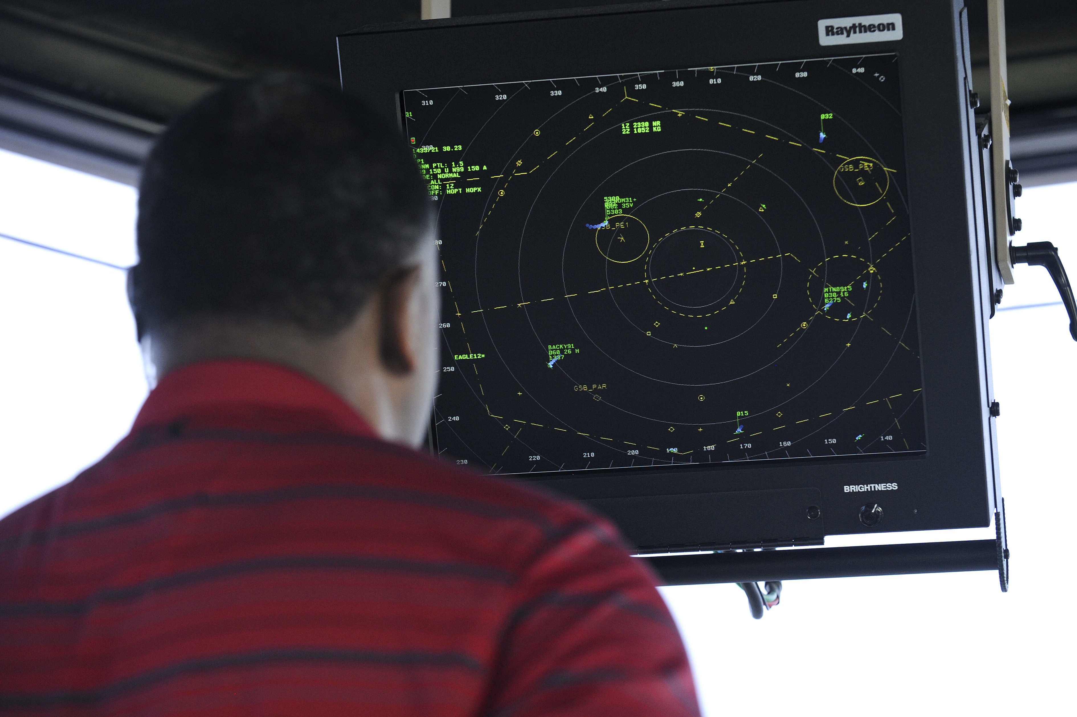 Training, teamwork help air traffic controllers handle stress of ...