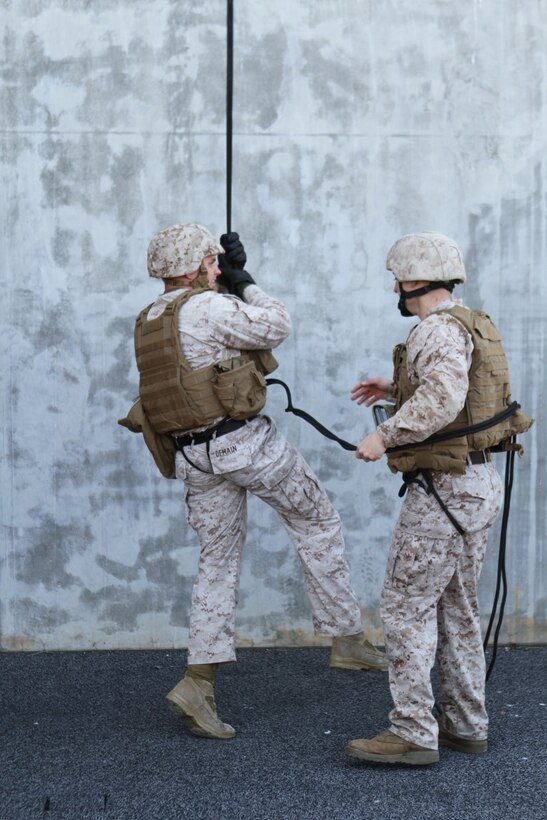 ANGLICO Marines conduct Helicopter Rope Suspension Training