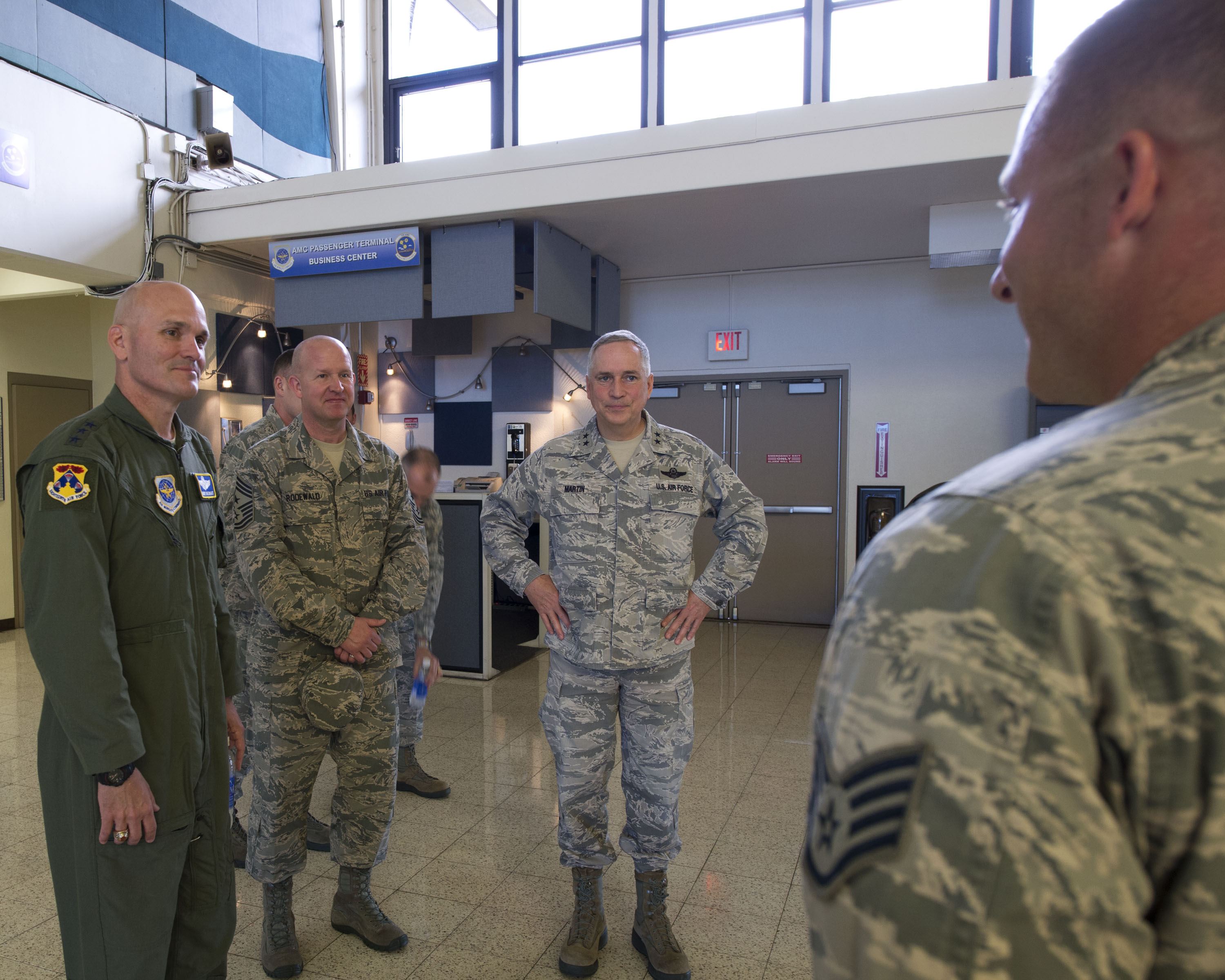 18 AF, USAF EC commanders complete tour of Pacific mobility units ...