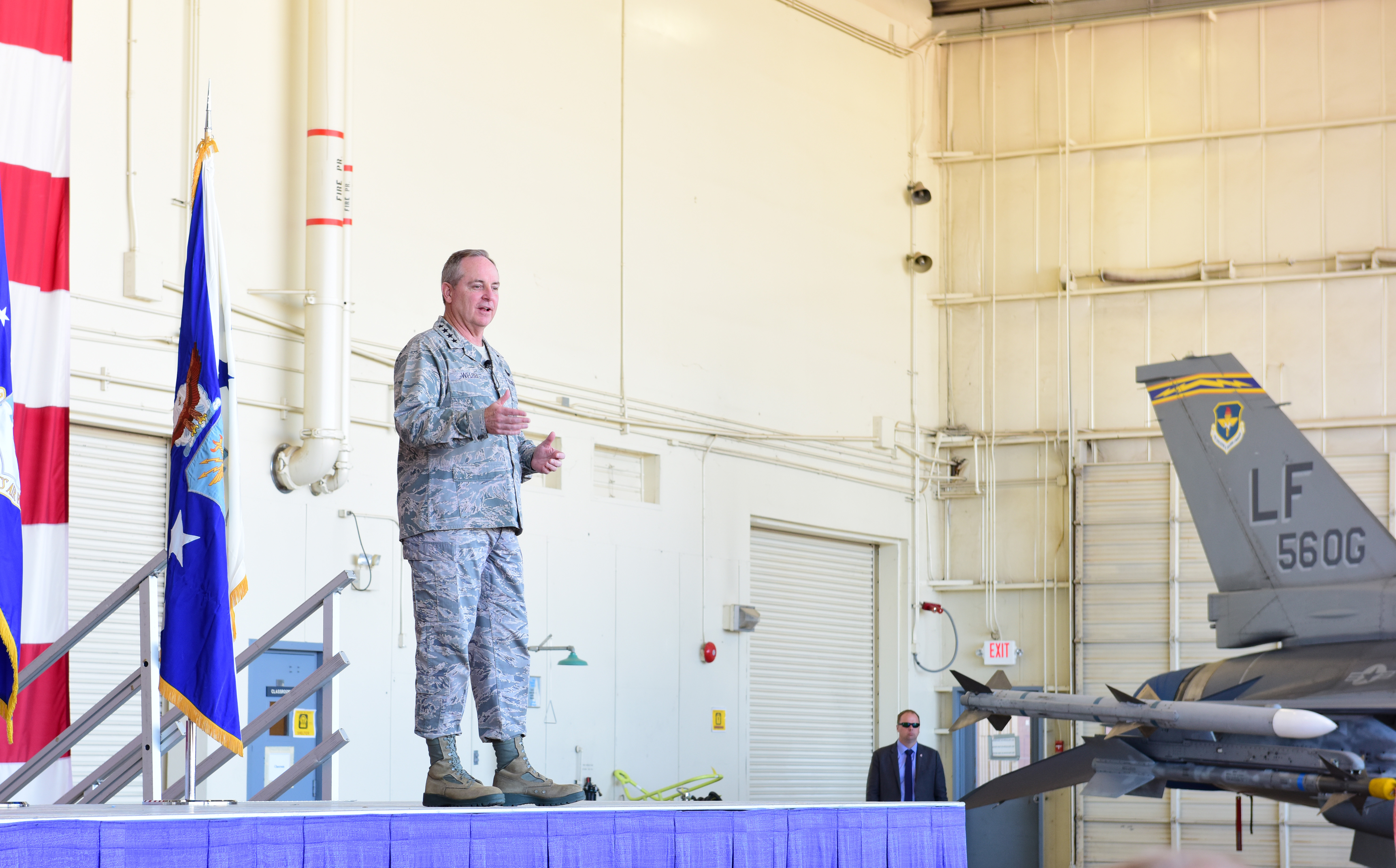General Welsh visits Luke > 944th Fighter Wing > Article Display