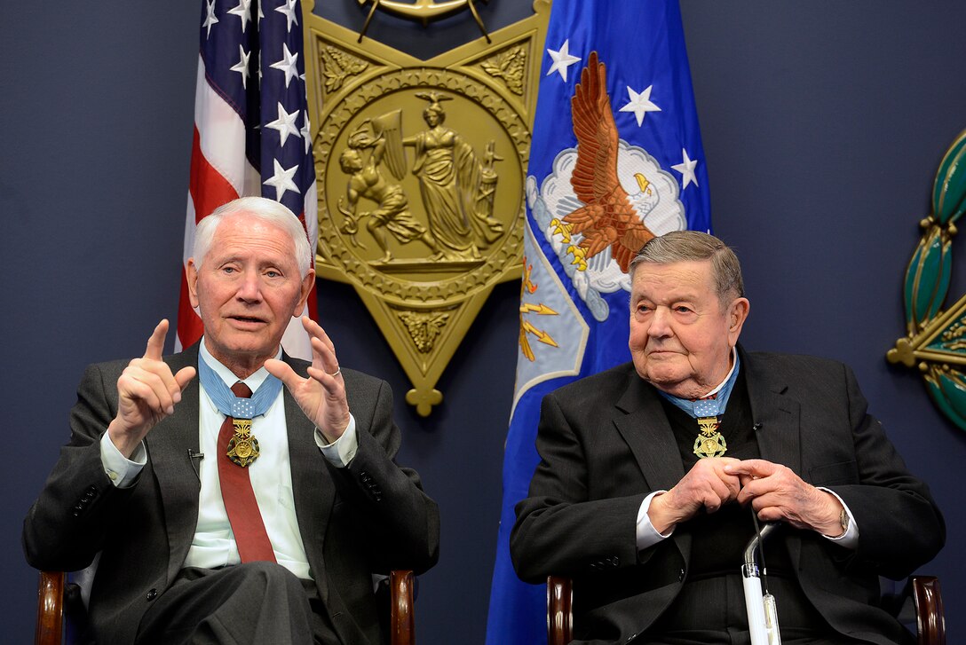 Medal of Honor Recipients Meet in Pentagon