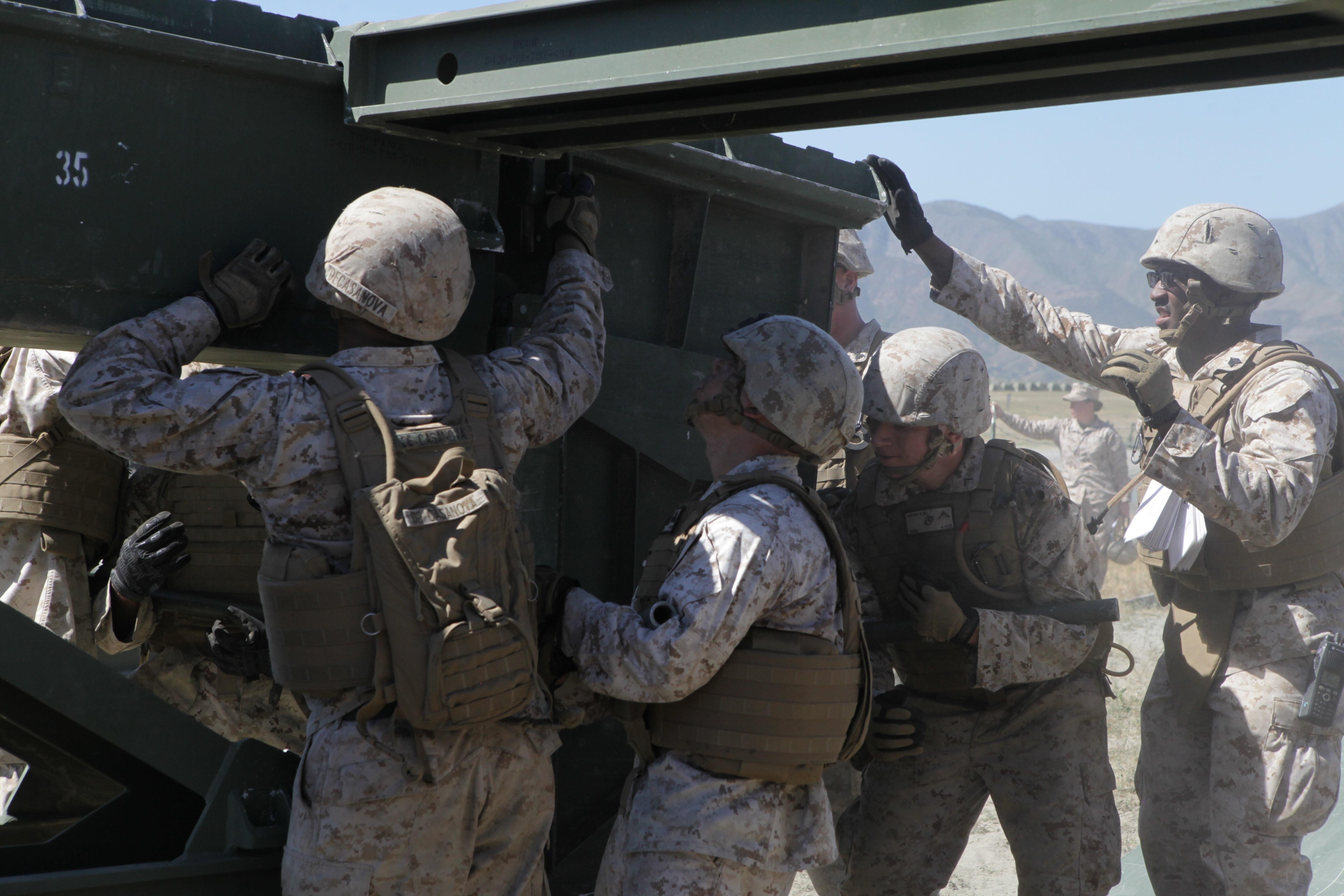 Marines conduct bridge exercise at Lake Elsinore