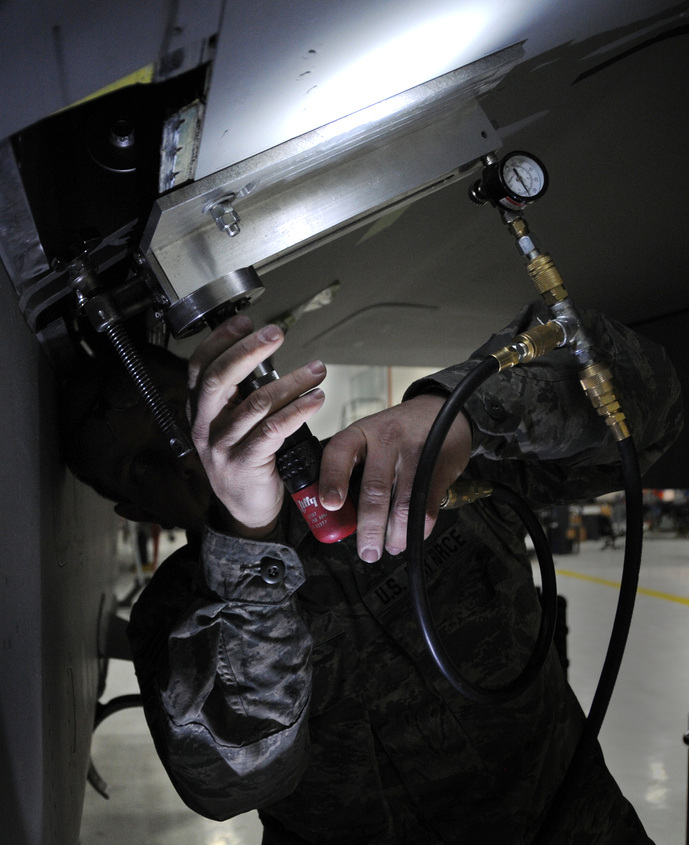 Kingsley Airman pioneers critical wing spar inspection