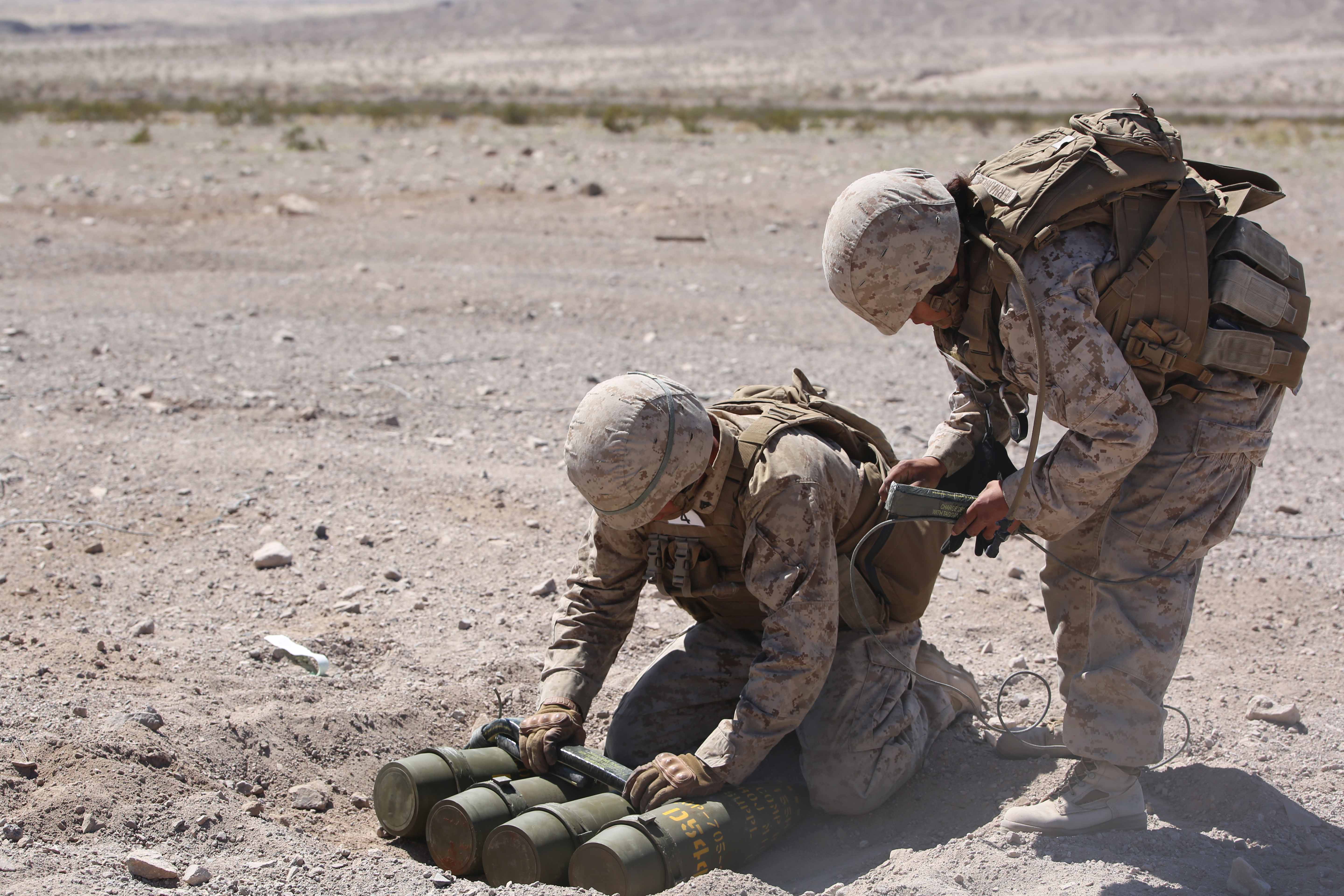 Integrated Task Force Engineer Platoon sets charges for MCOTEA assessment