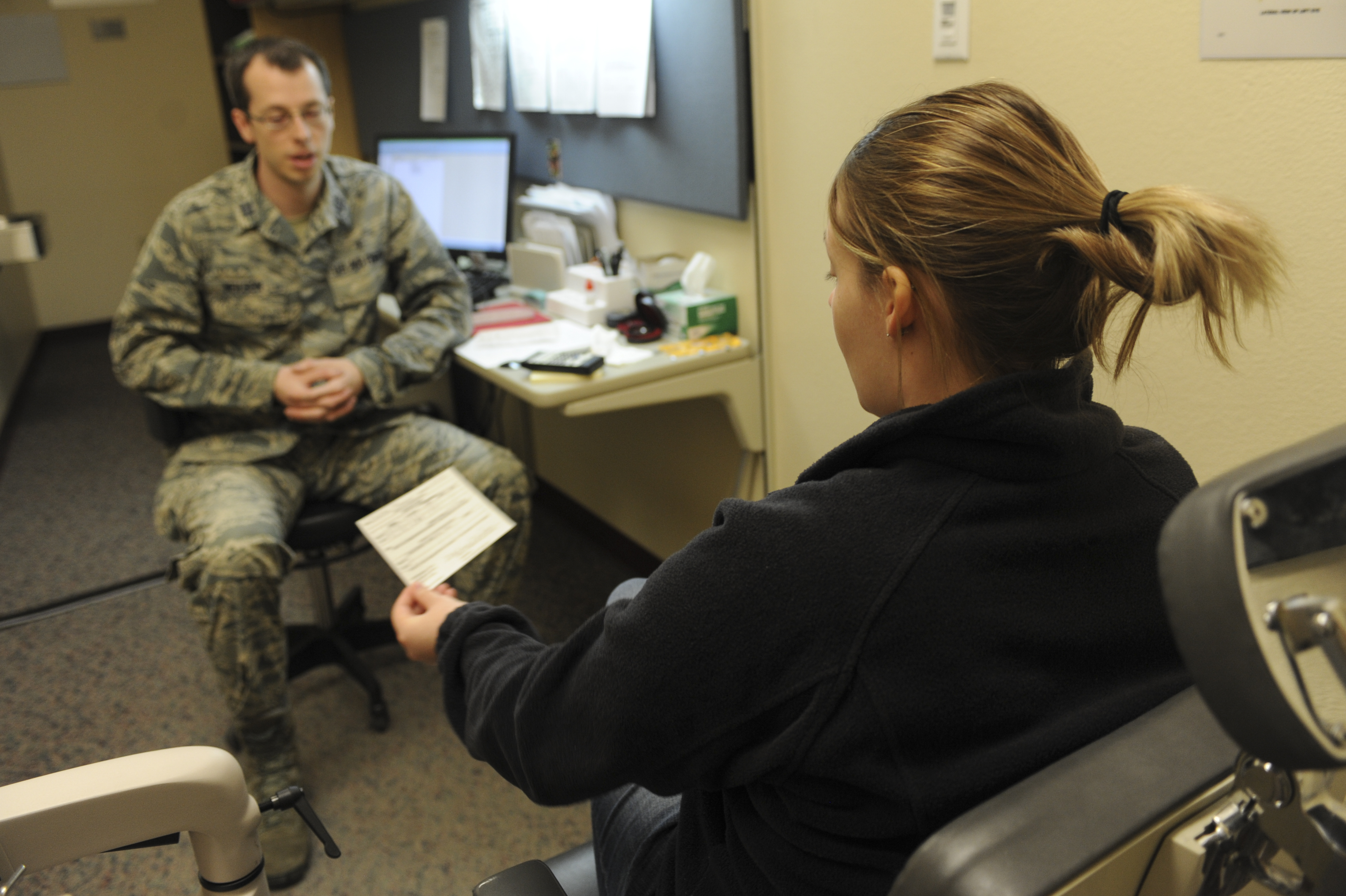 Dedicated doctors keep eyes keen > Minot Air Force Base > Article Display