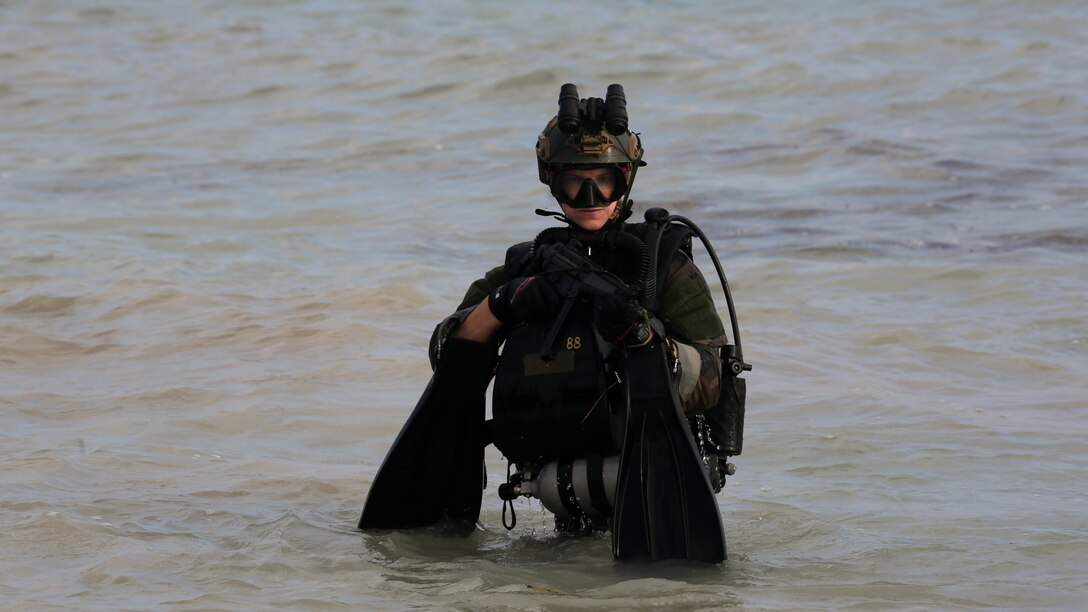 Marine Special Operations Team trains at Key West beaches, harbor ...
