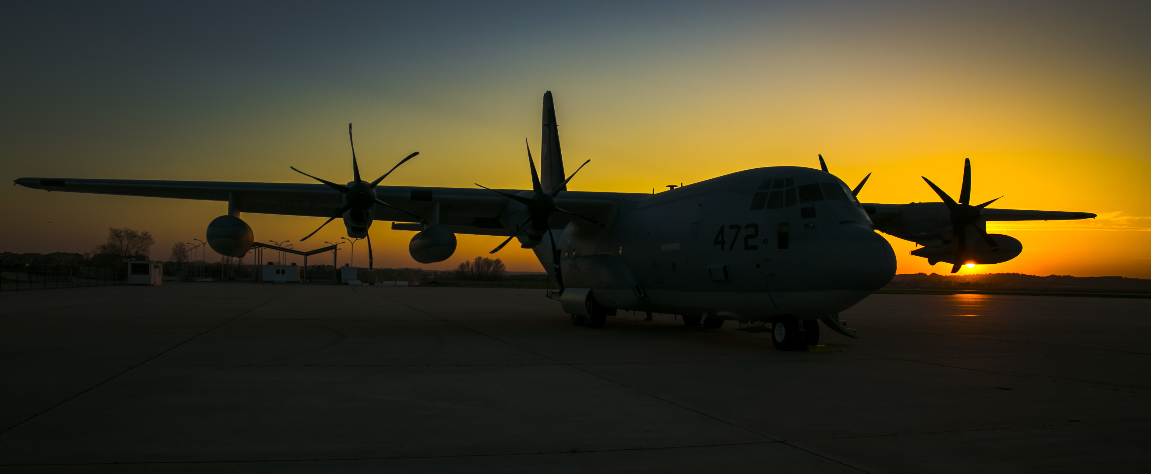 Parachute up! Spanish paratroopers jump with U.S. Marines