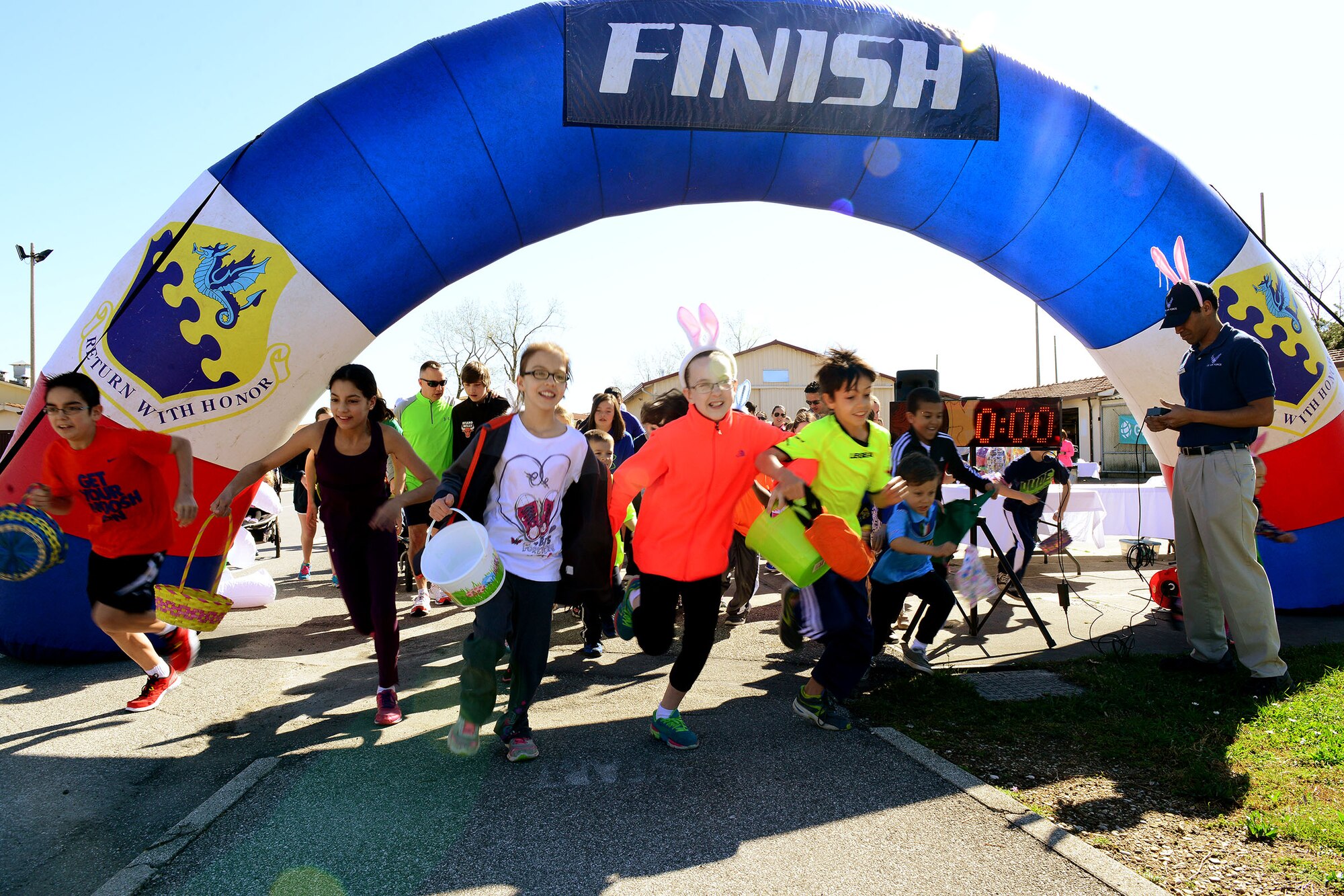Candy loving children gather for Bunny Hop 5K > Aviano Air Base > Display