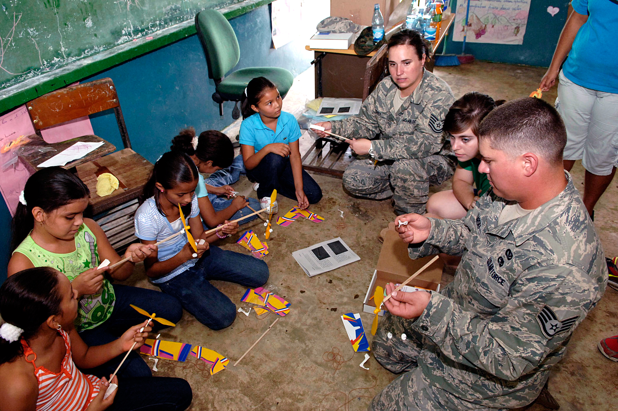 New Jersey Airmen spend day at Panamanian school > National Guard ...