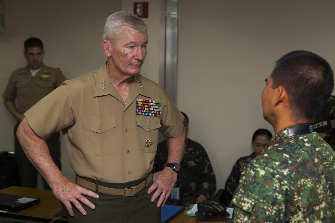 Lt. Gen. Toolan visits joint operation center