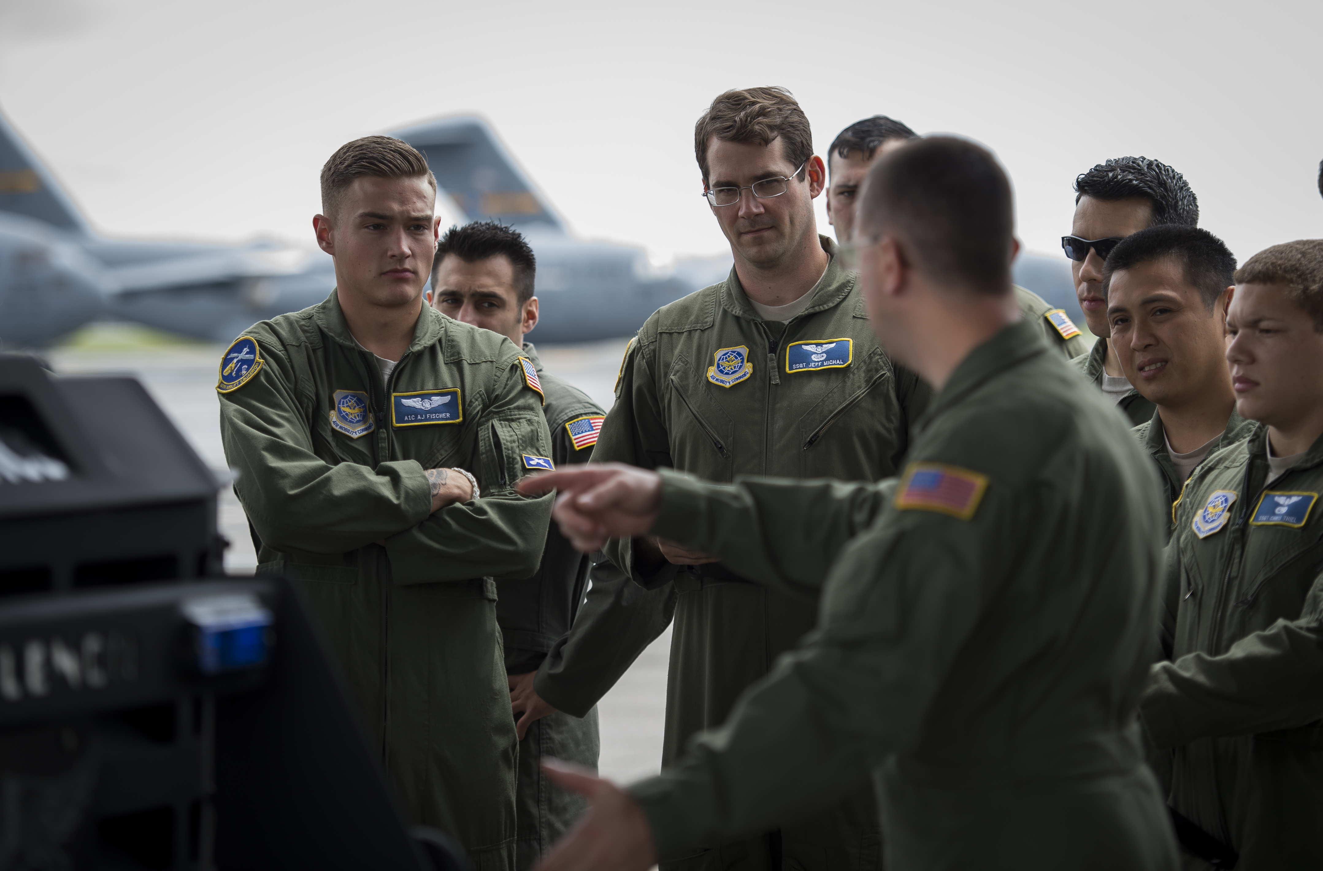 Loadmasters conduct static loading exercise > Joint Base Charleston ...