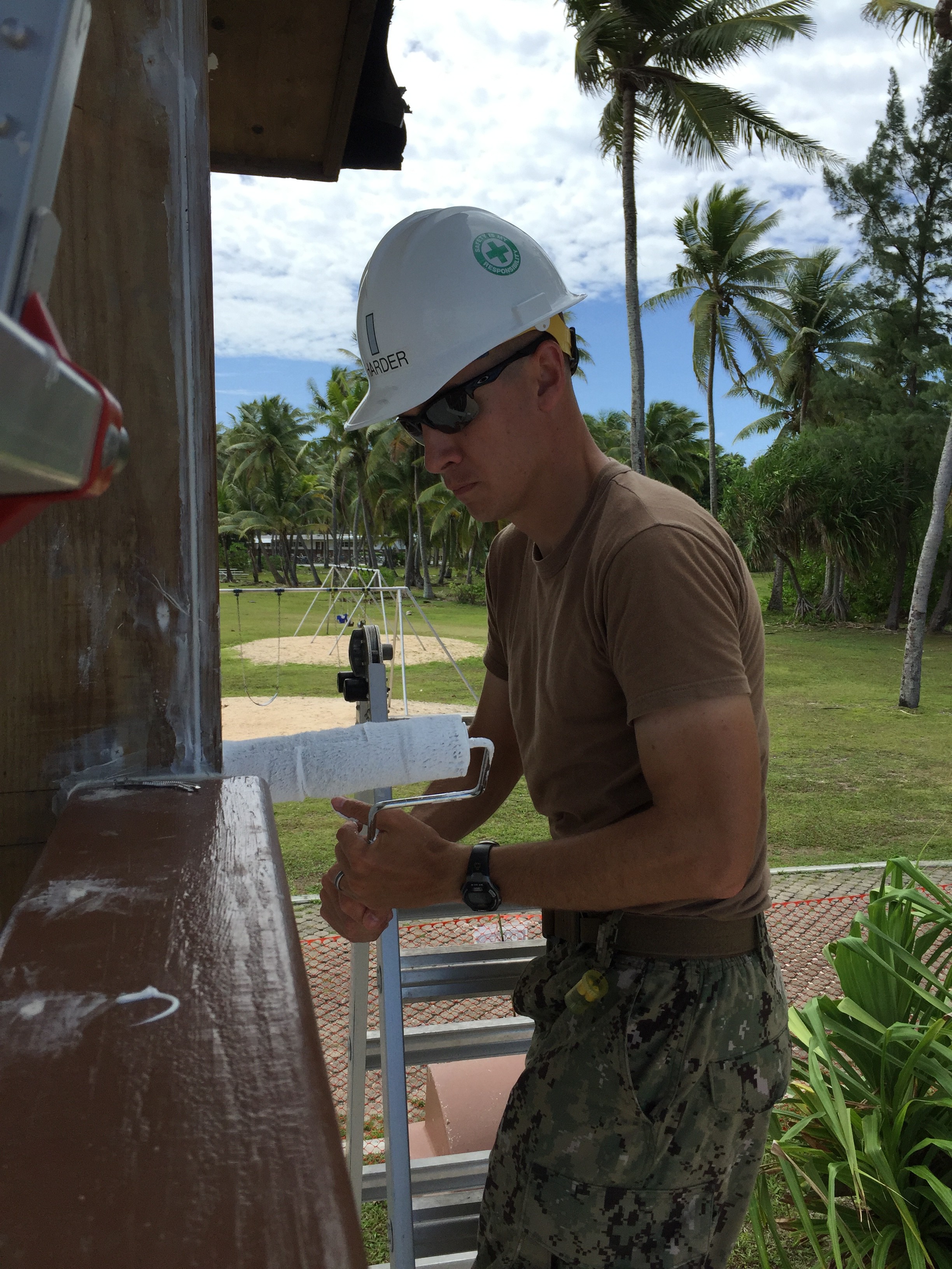 NMCB 11 CCAD Marshall Islands Seabees Focus on Mission > Seabee ...