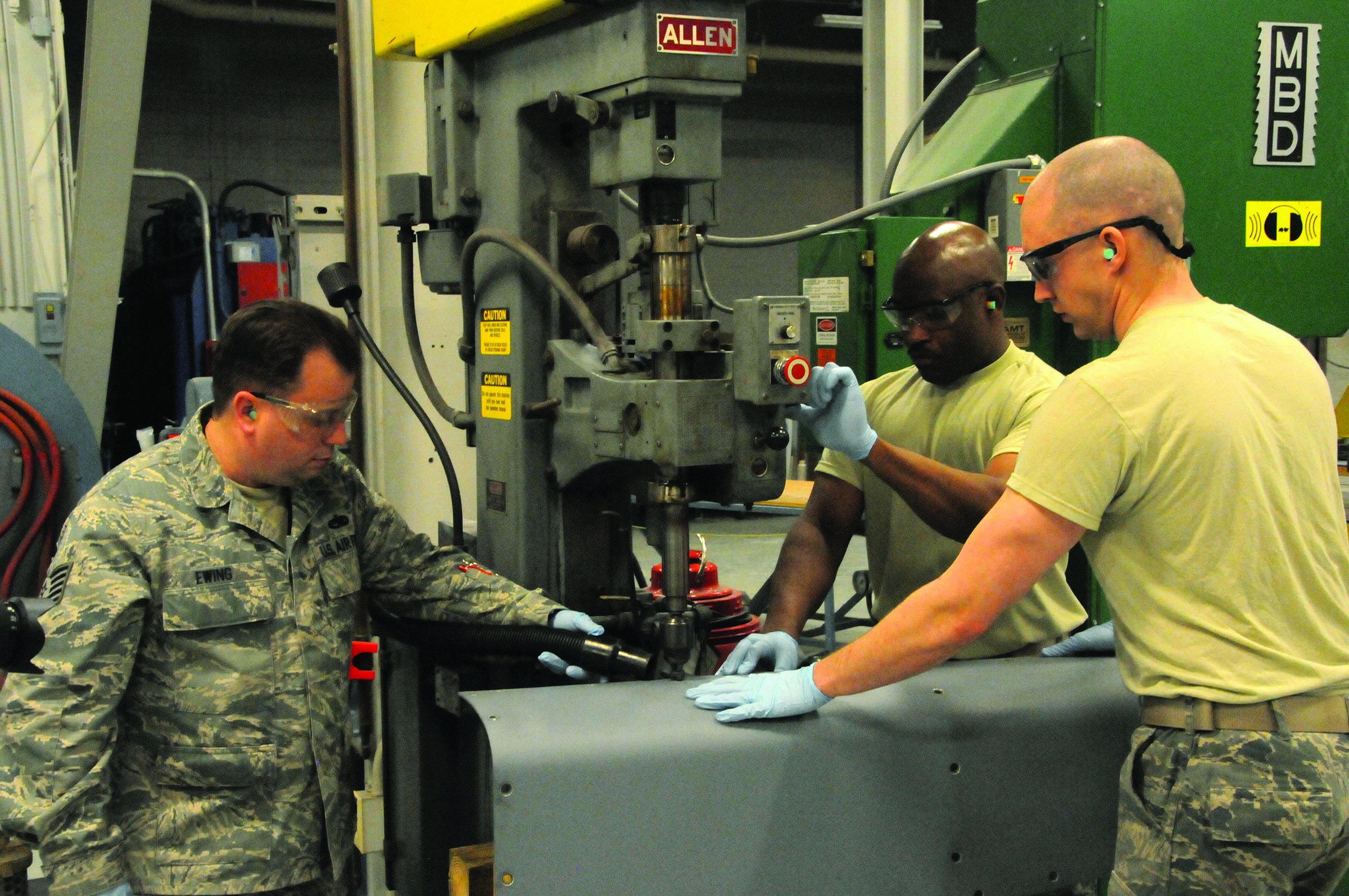 445 MXS fabrication flight makes parts to keep C-17s flying > 445th ...