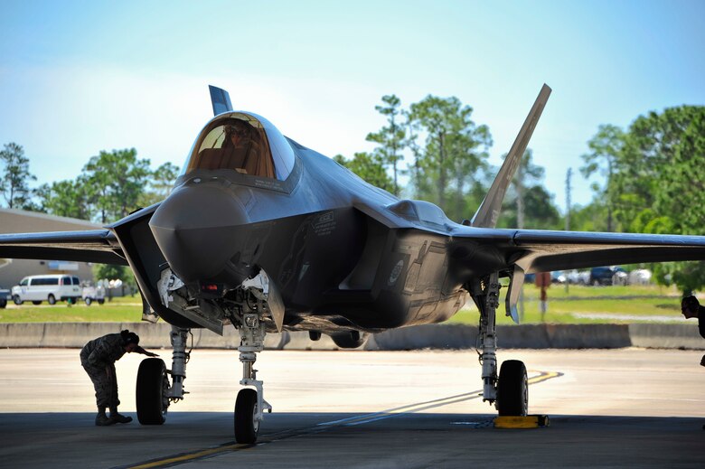 First female F-35 pilot begins training > Air Education and Training ...